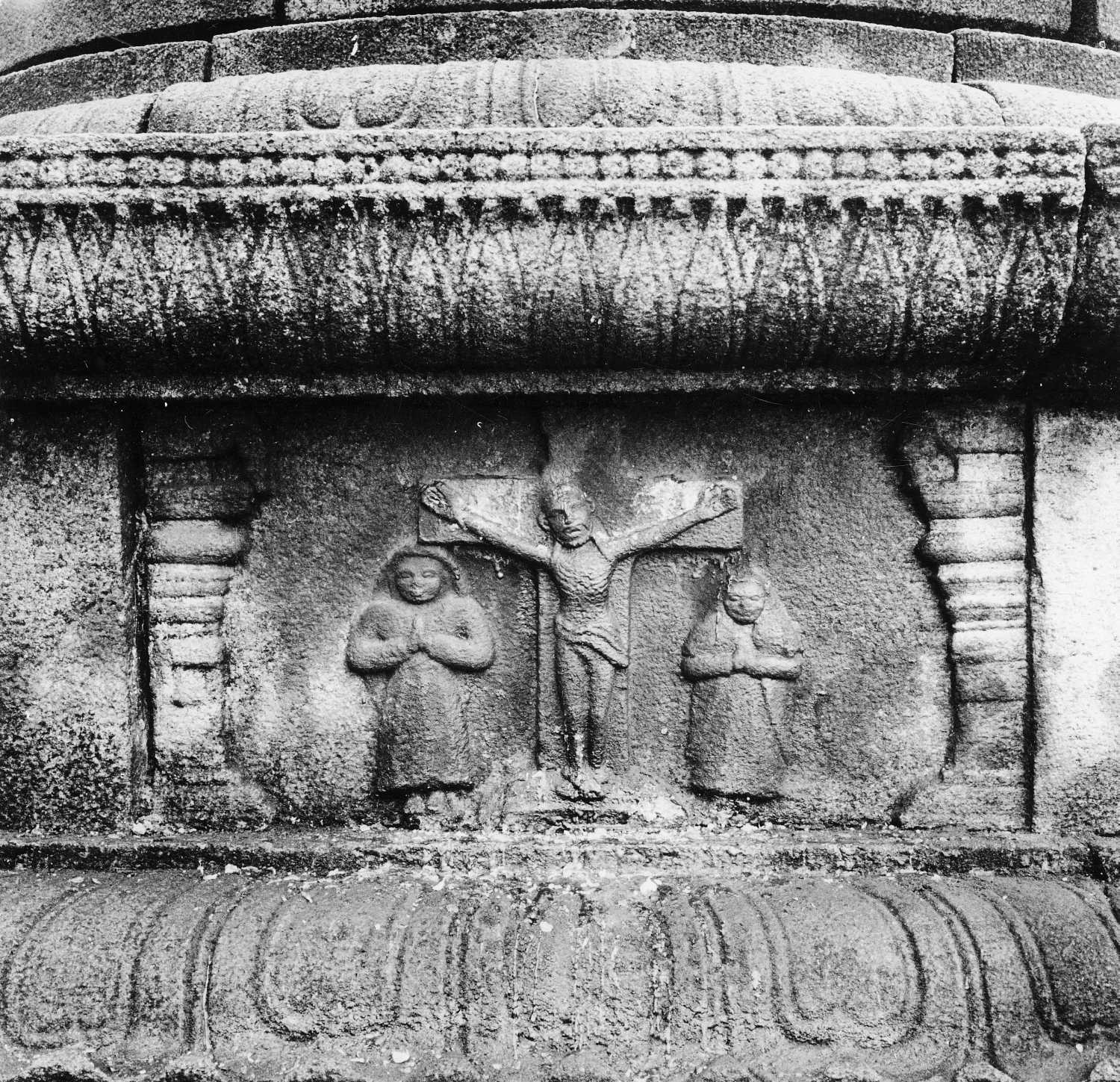 Stone Crosses | Sahapedia