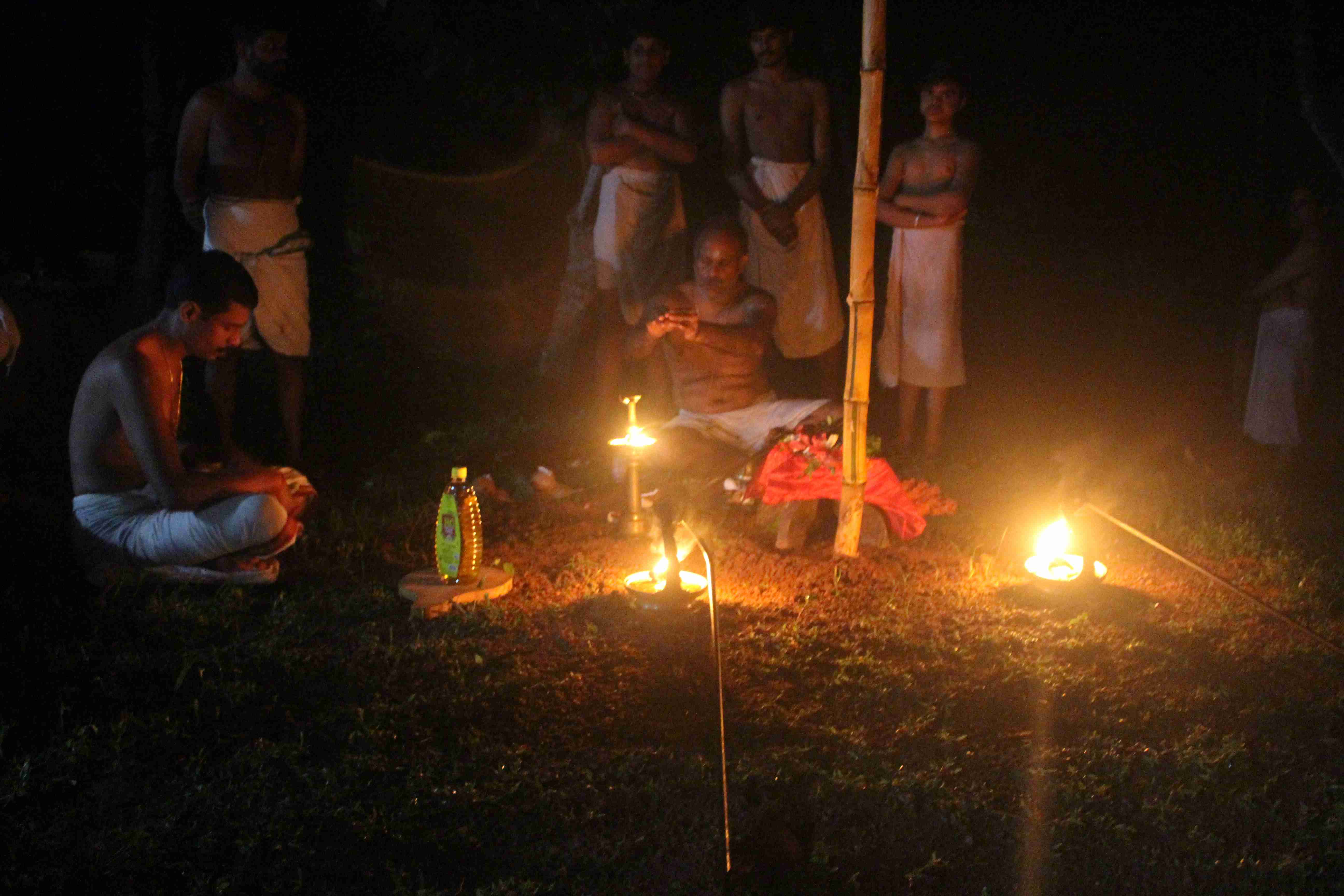 Kalamezhuthu Pattu: Rituals and Performance | Sahapedia