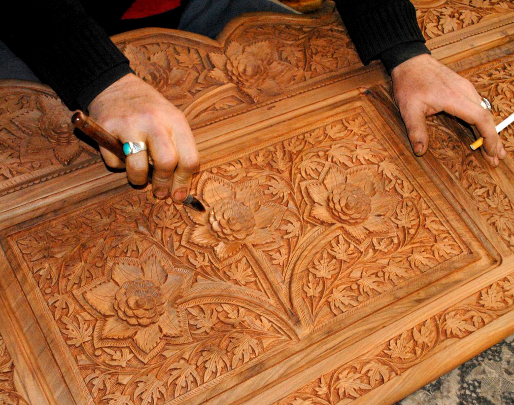 Kashmiri Walnut Wood Carving: An Image Gallery | Sahapedia