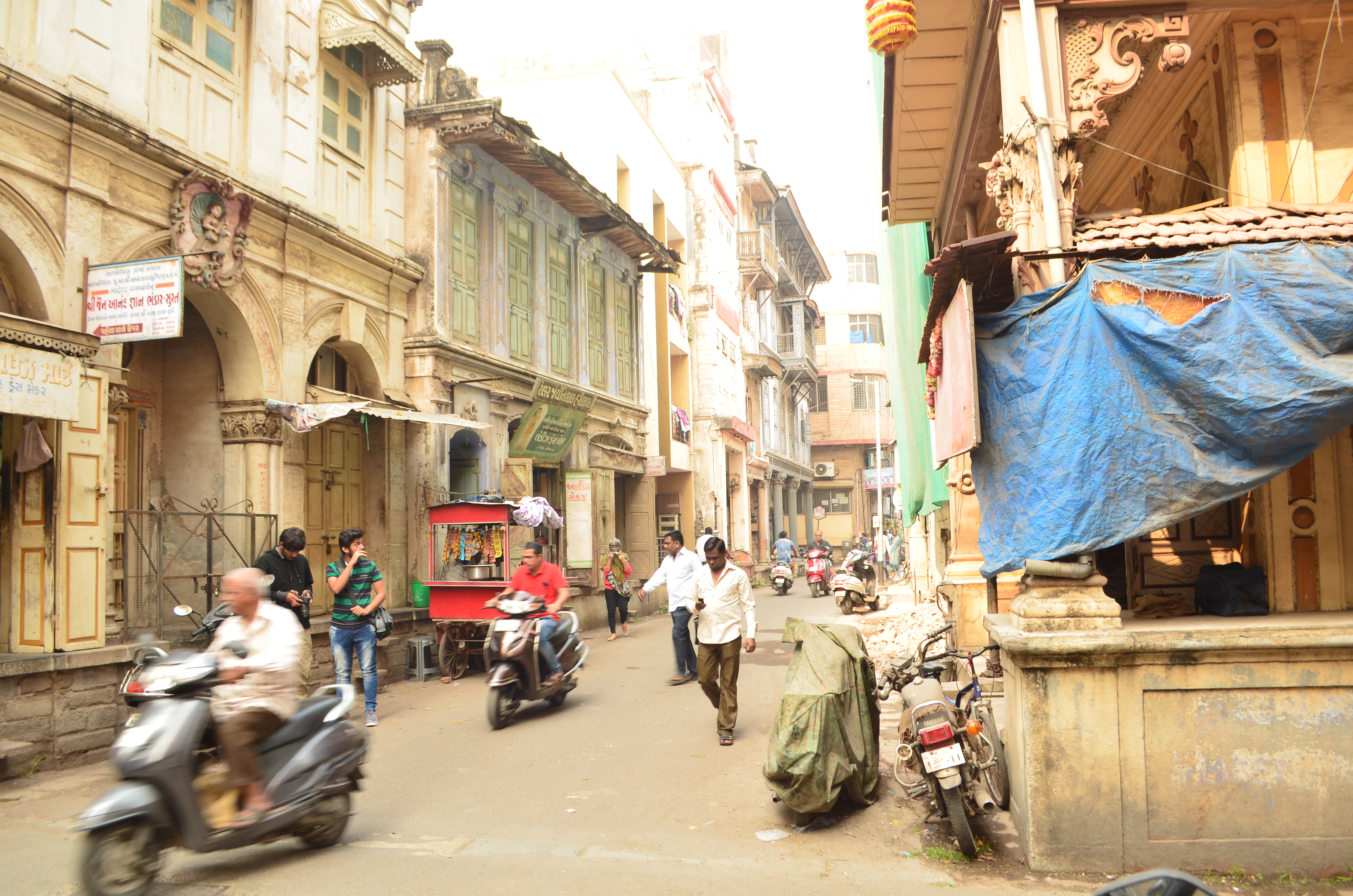 The Architecture of Houses in the Oswal Mohalla, Old Surat | Sahapedia