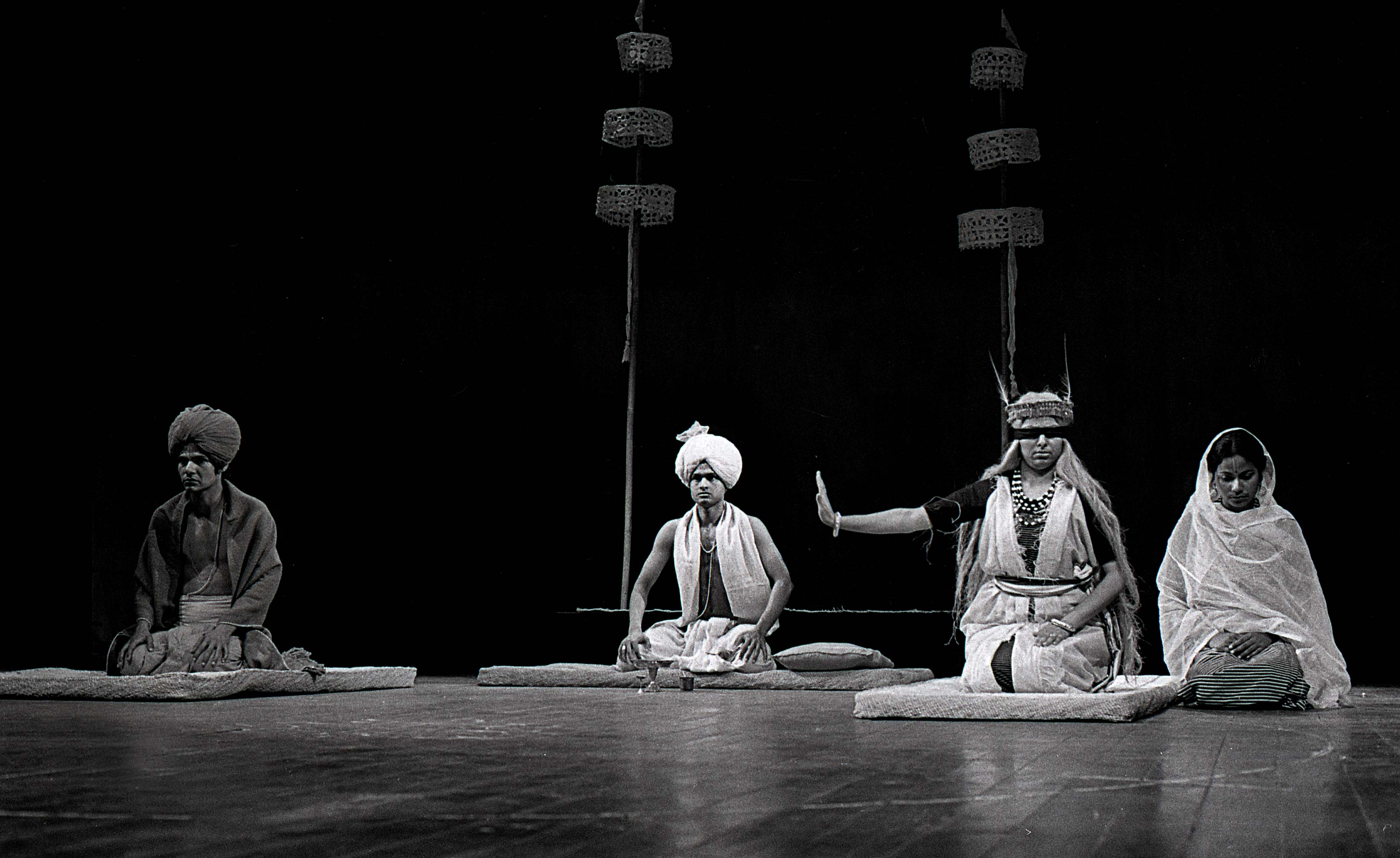 Andha Yug by Ratan Thiyam | Sahapedia