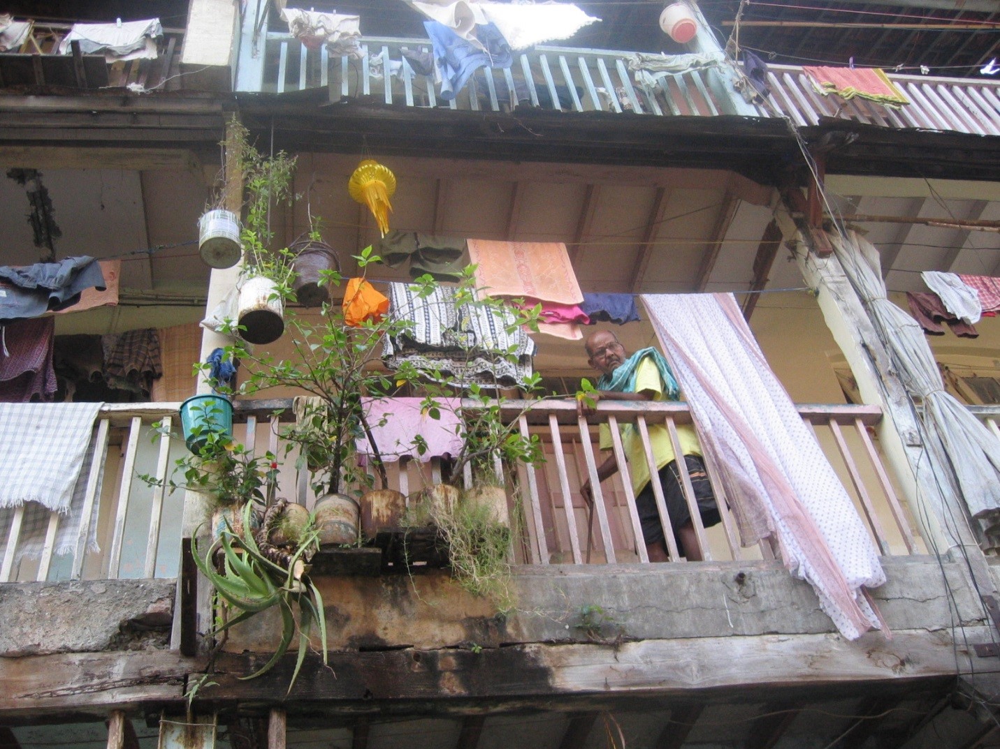 Visual Tour through the Mumbai Chawls | Sahapedia