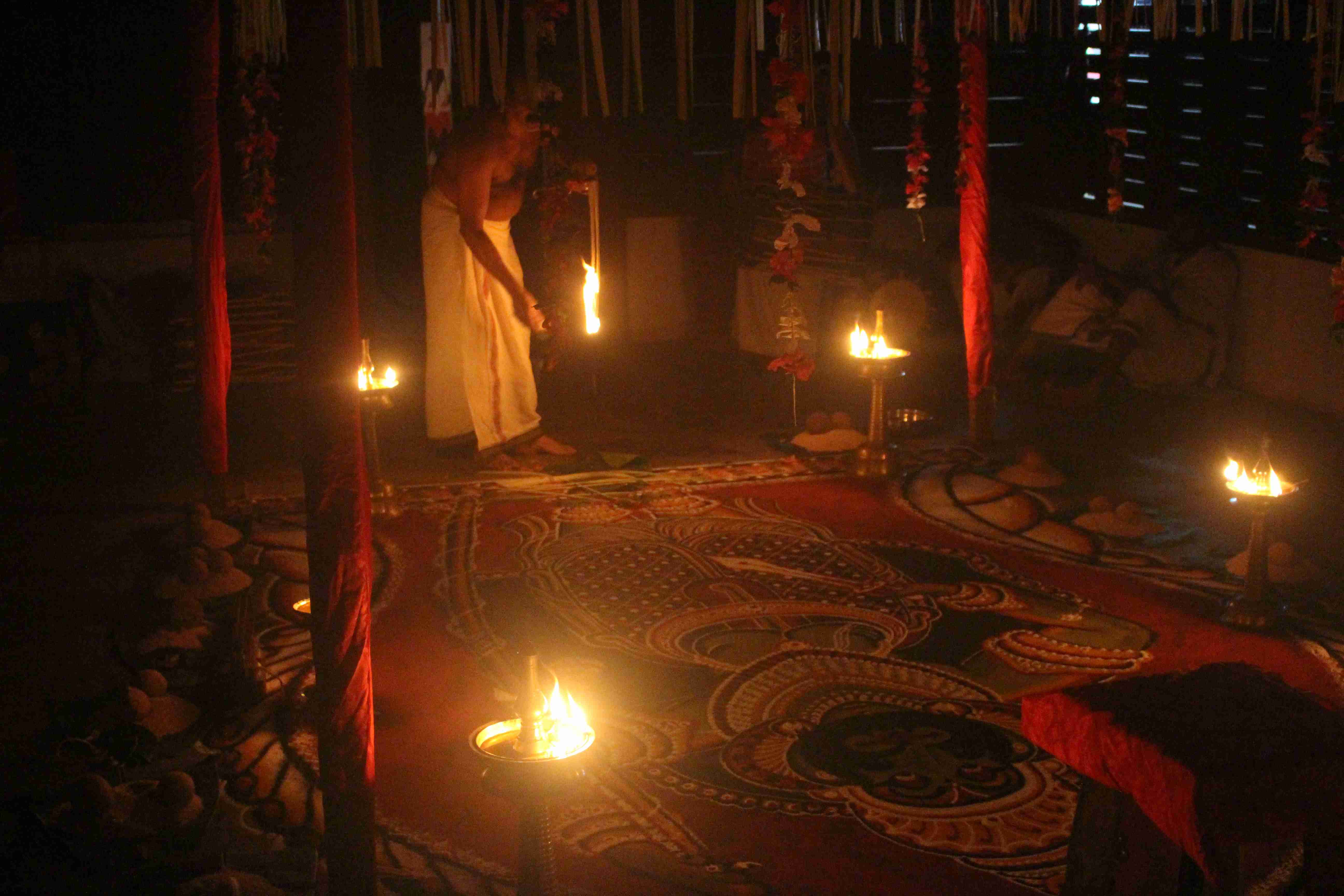 Kalamezhuthu Pattu: Rituals and Performance | Sahapedia