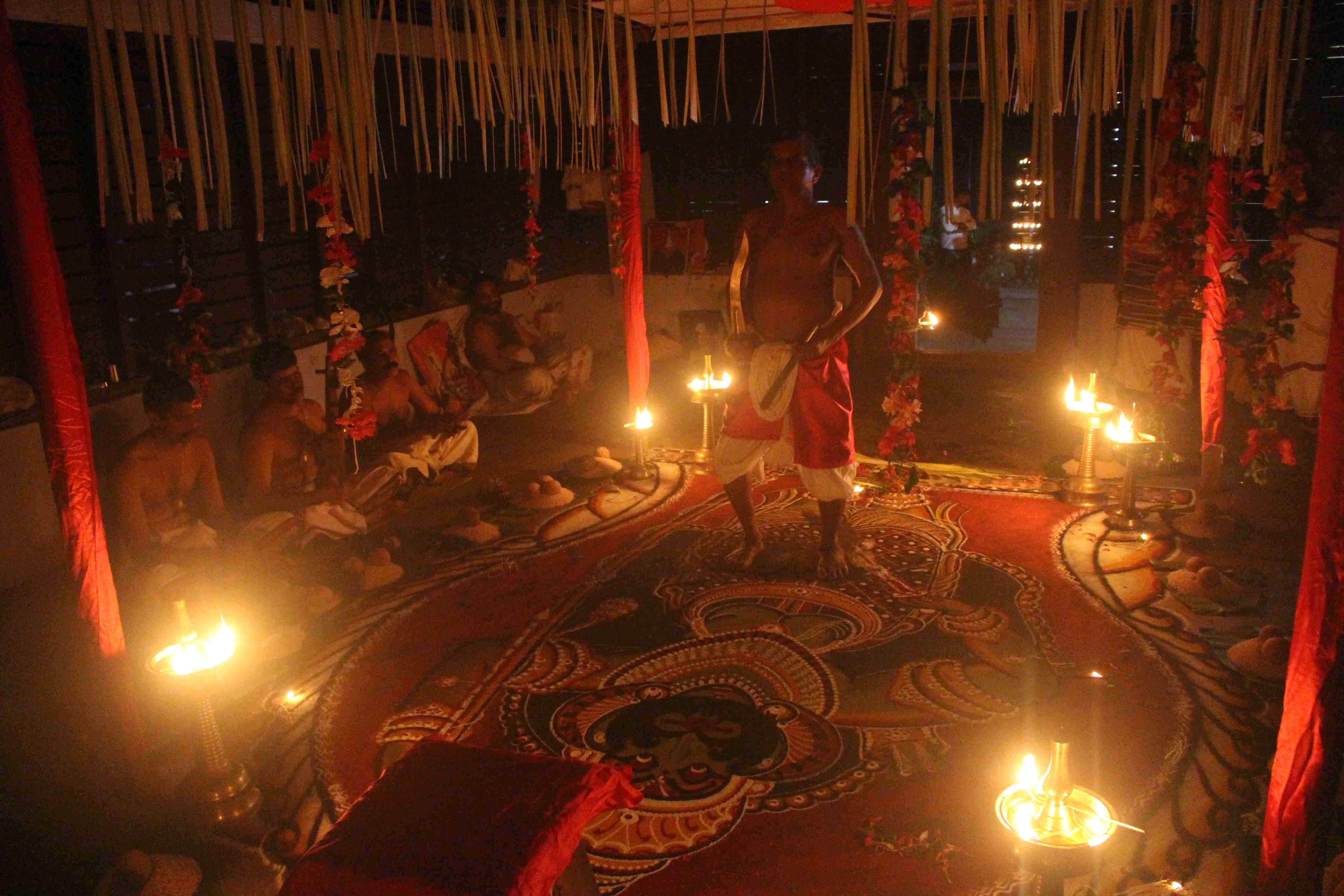 Kalamezhuthu Pattu: Rituals and Performance | Sahapedia