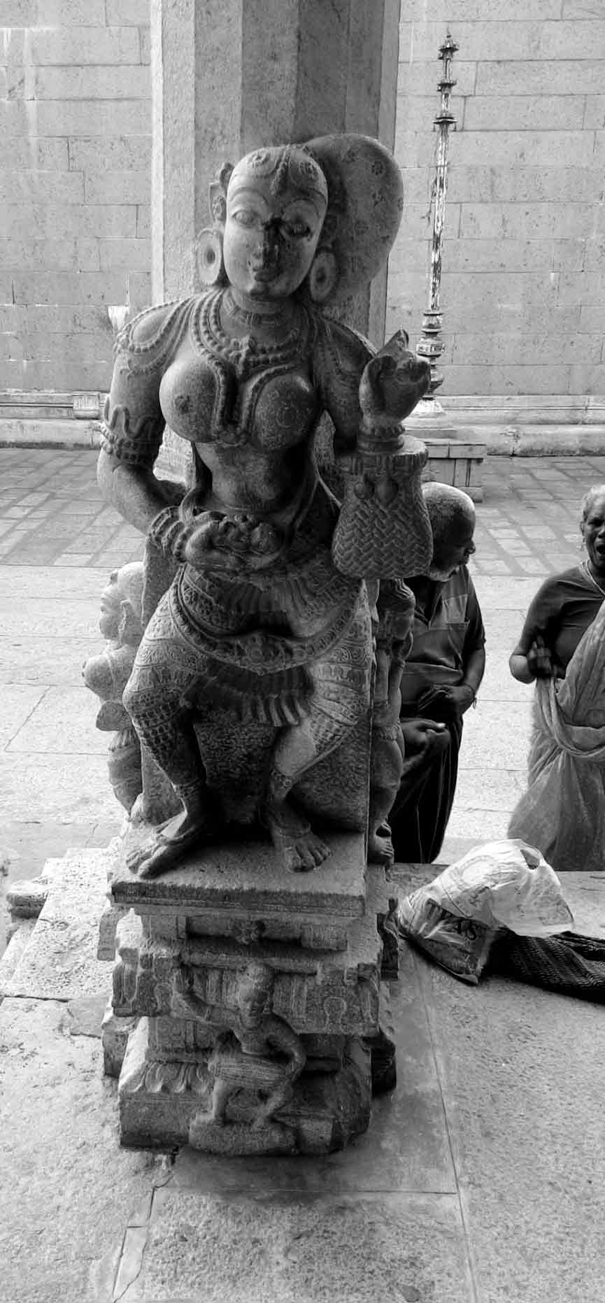 Kuravar Sculptures in Mandapas | Sahapedia