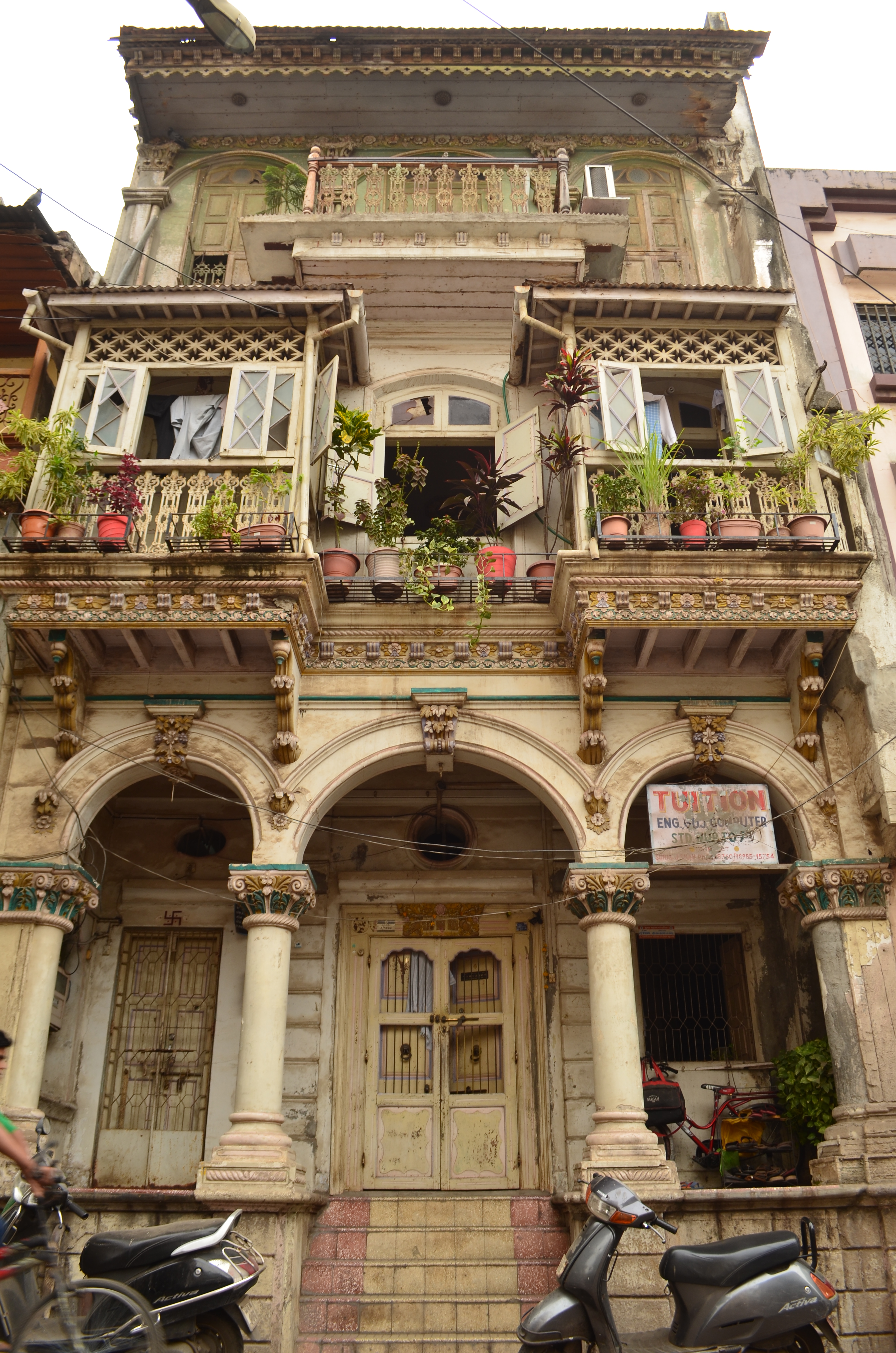 The Architecture of Houses in the Daru Faliya Locality, Old Surat ...