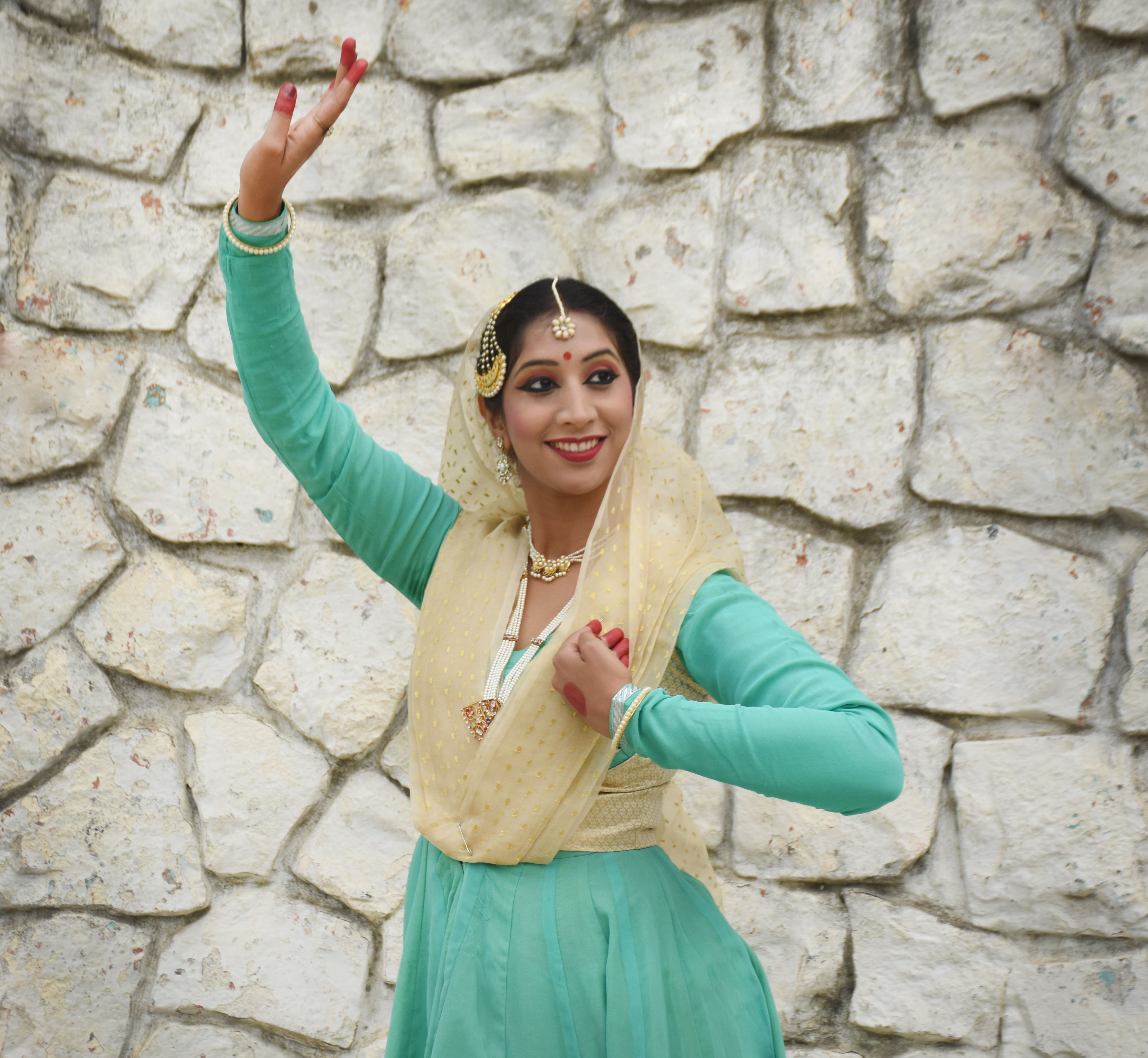 Kathak: Postures, Costumes and Mudras | Sahapedia
