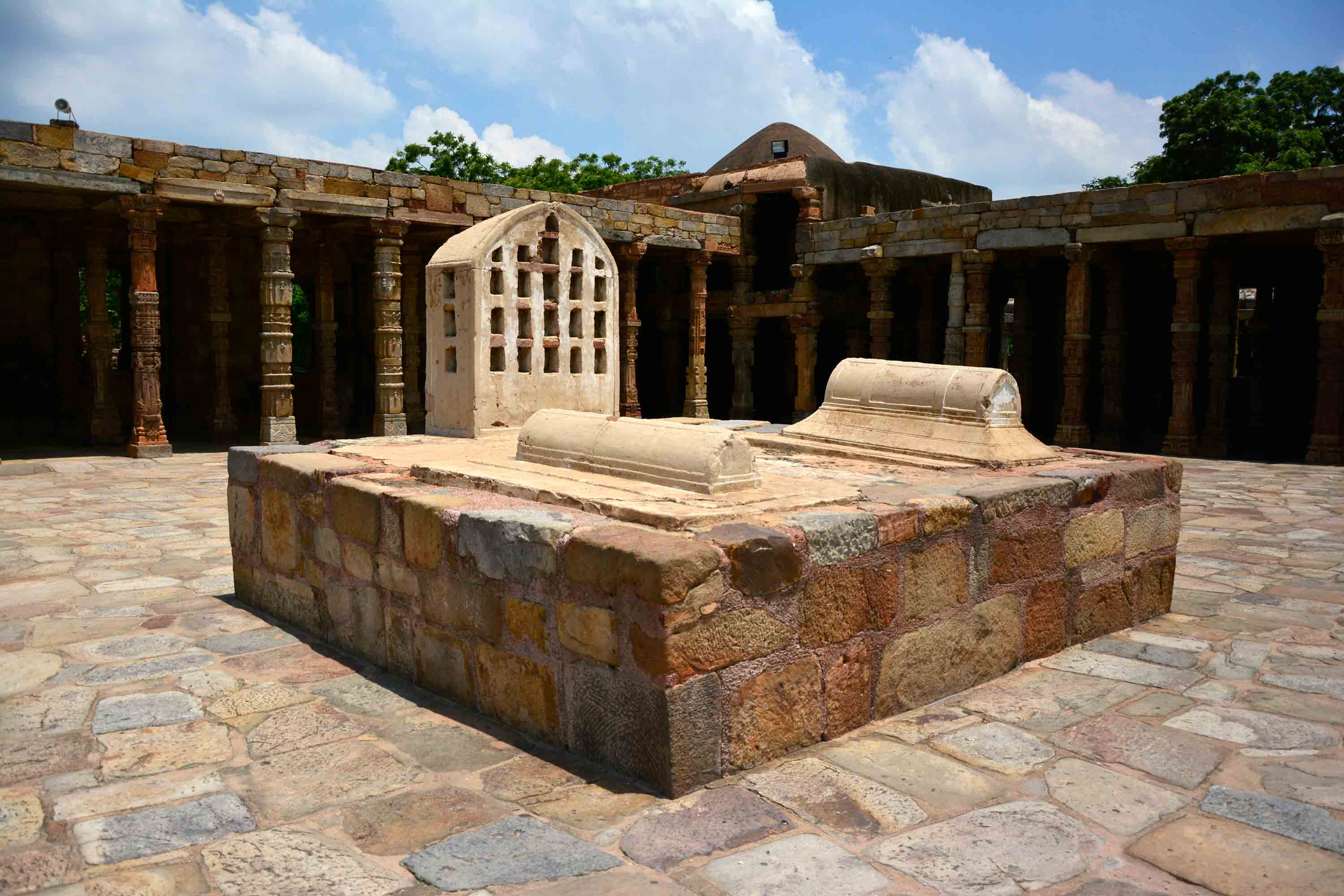 Qutb Complex | Sahapedia