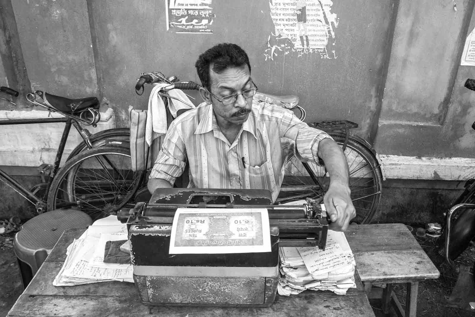 Vintage Typewriters: Lifeline of Indian Courts | Sahapedia