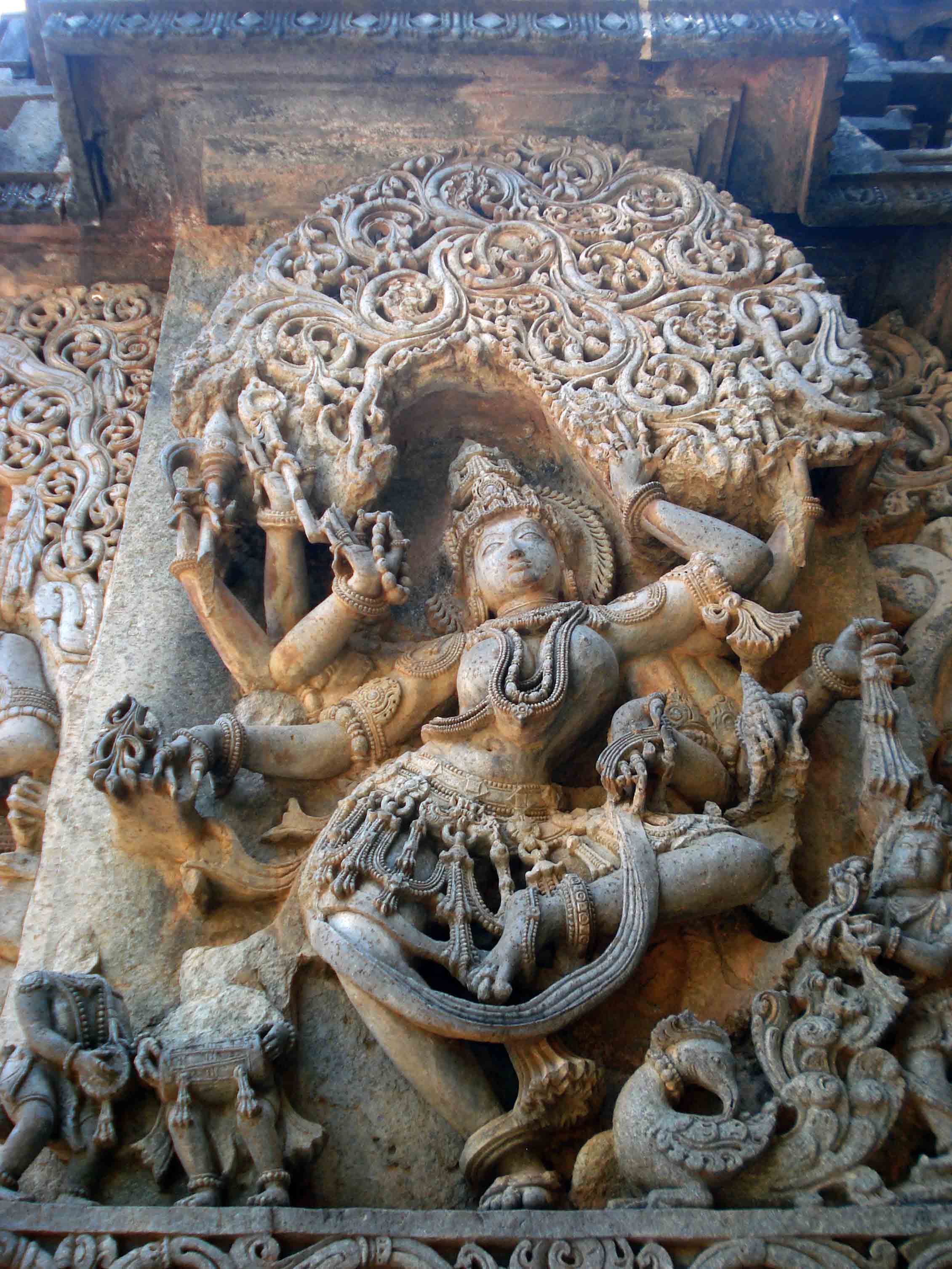 Ghungroos Worn by Temple Sculptures | Sahapedia