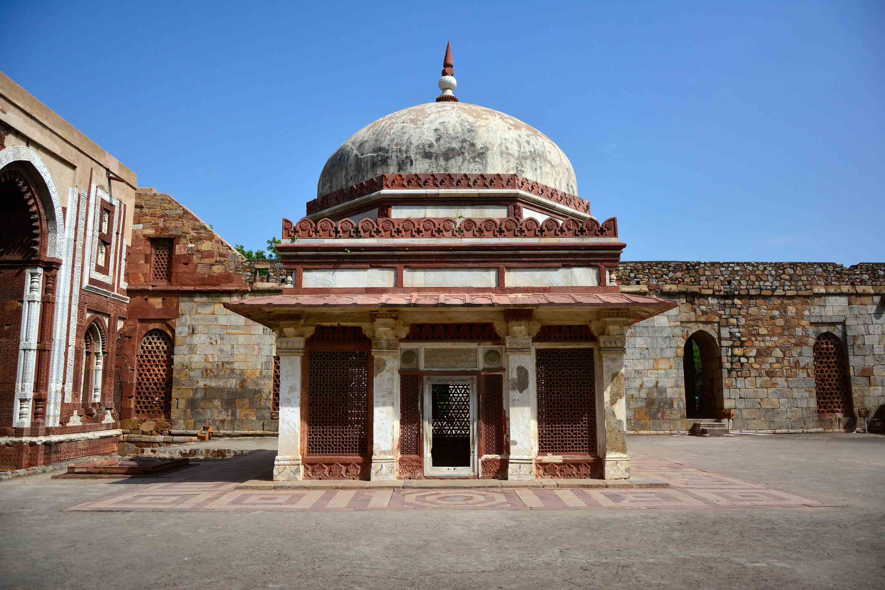 Qutb Complex | Sahapedia