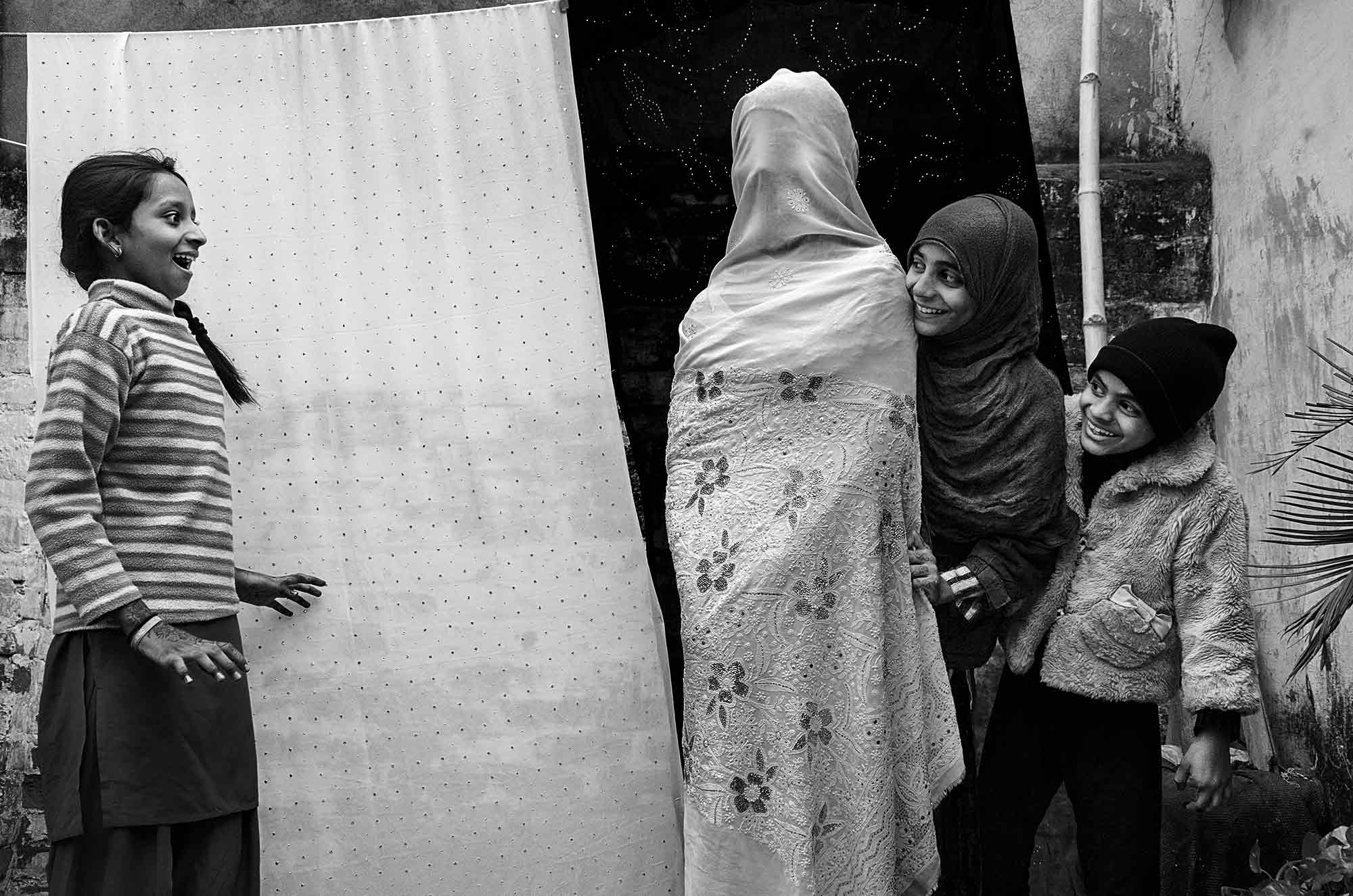 Badla Embroiderers of Lucknow | Sahapedia