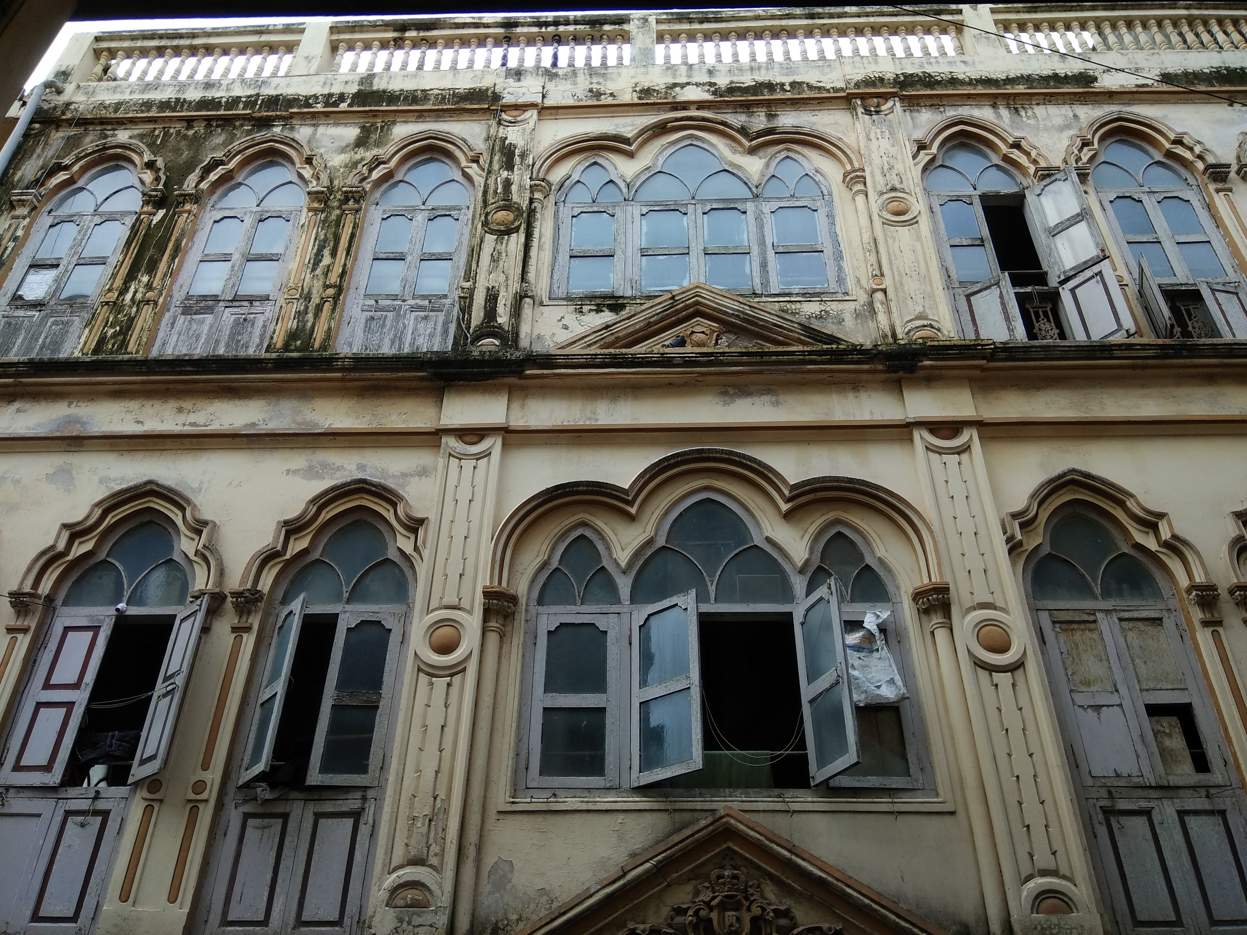 The Architecture of Houses in the Oswal Mohalla, Old Surat | Sahapedia