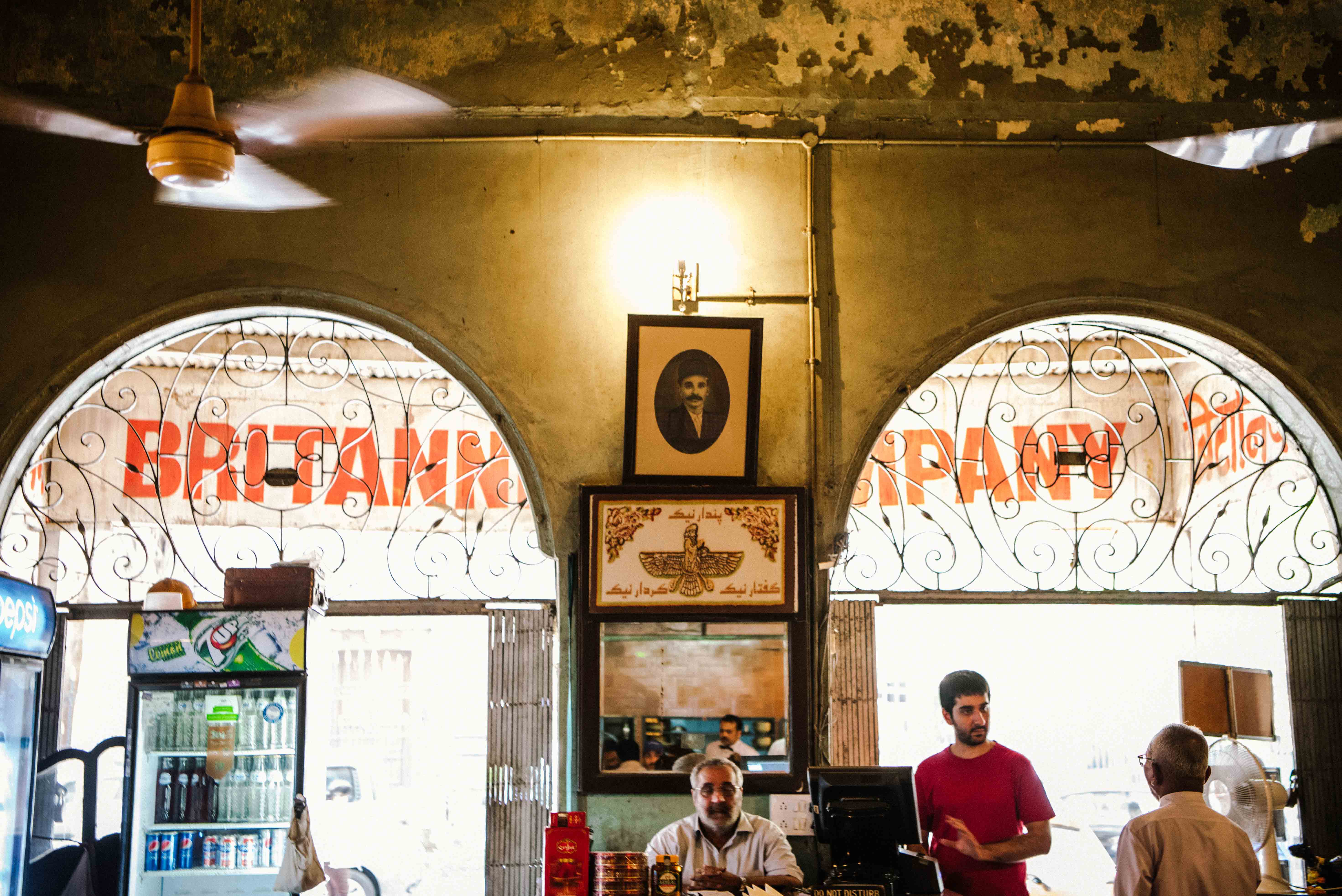 Maska Bun and Migration: Irani Cafes of Bombay | Sahapedia
