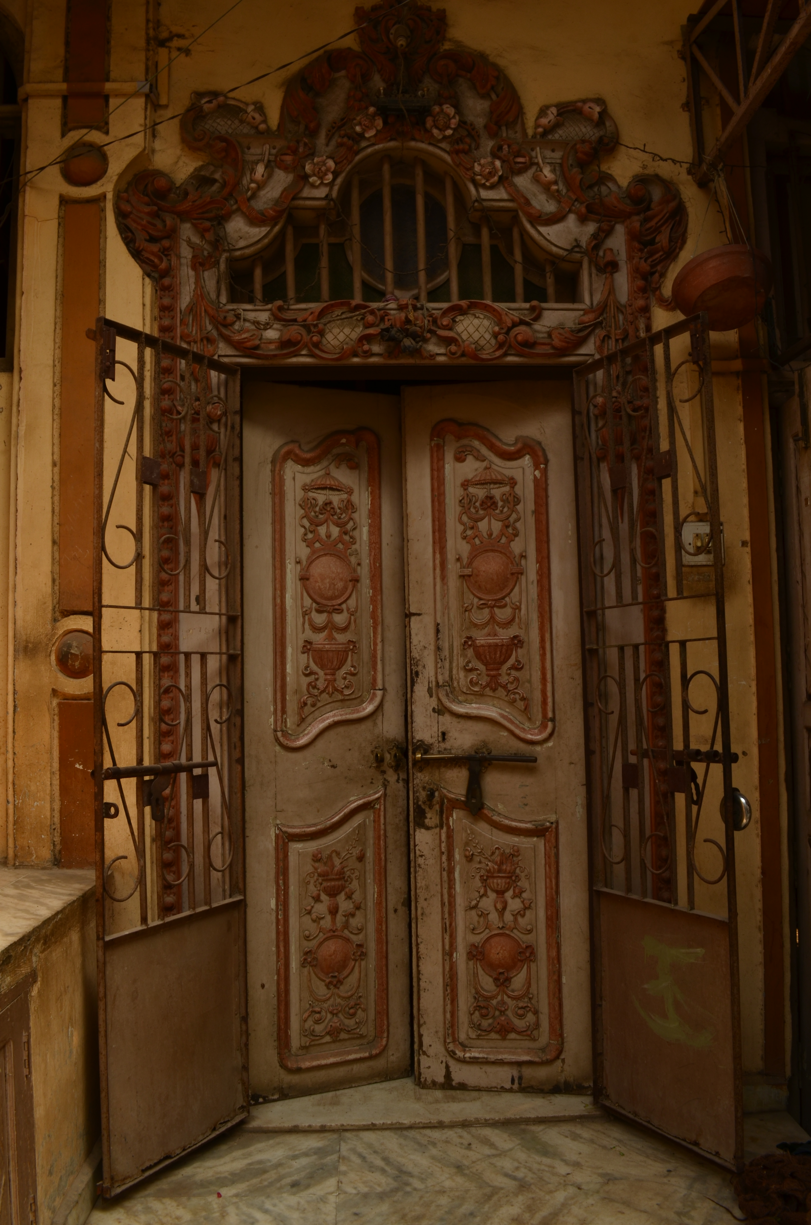 The Architecture of Houses in the Oswal Mohalla, Old Surat | Sahapedia