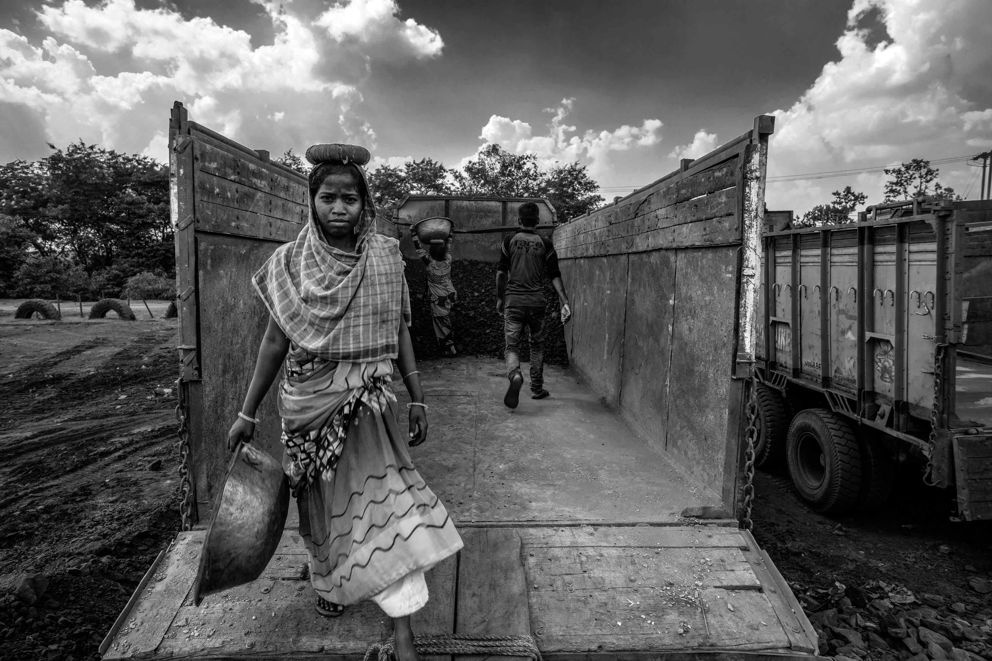 Black Diamond: Open-Cast Coal Mining at Piparwar | Sahapedia