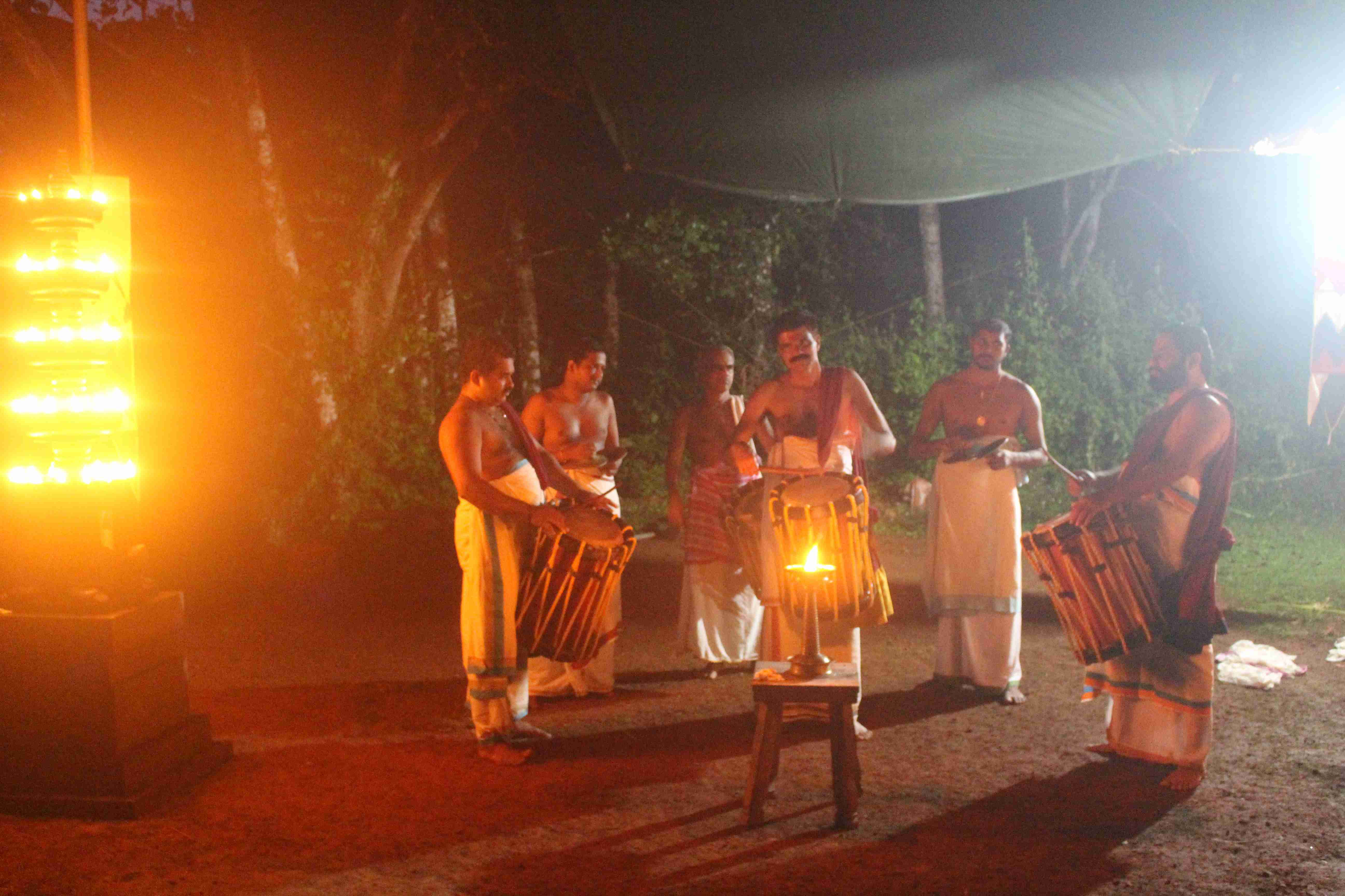 Kalamezhuthu Pattu: Rituals and Performance | Sahapedia