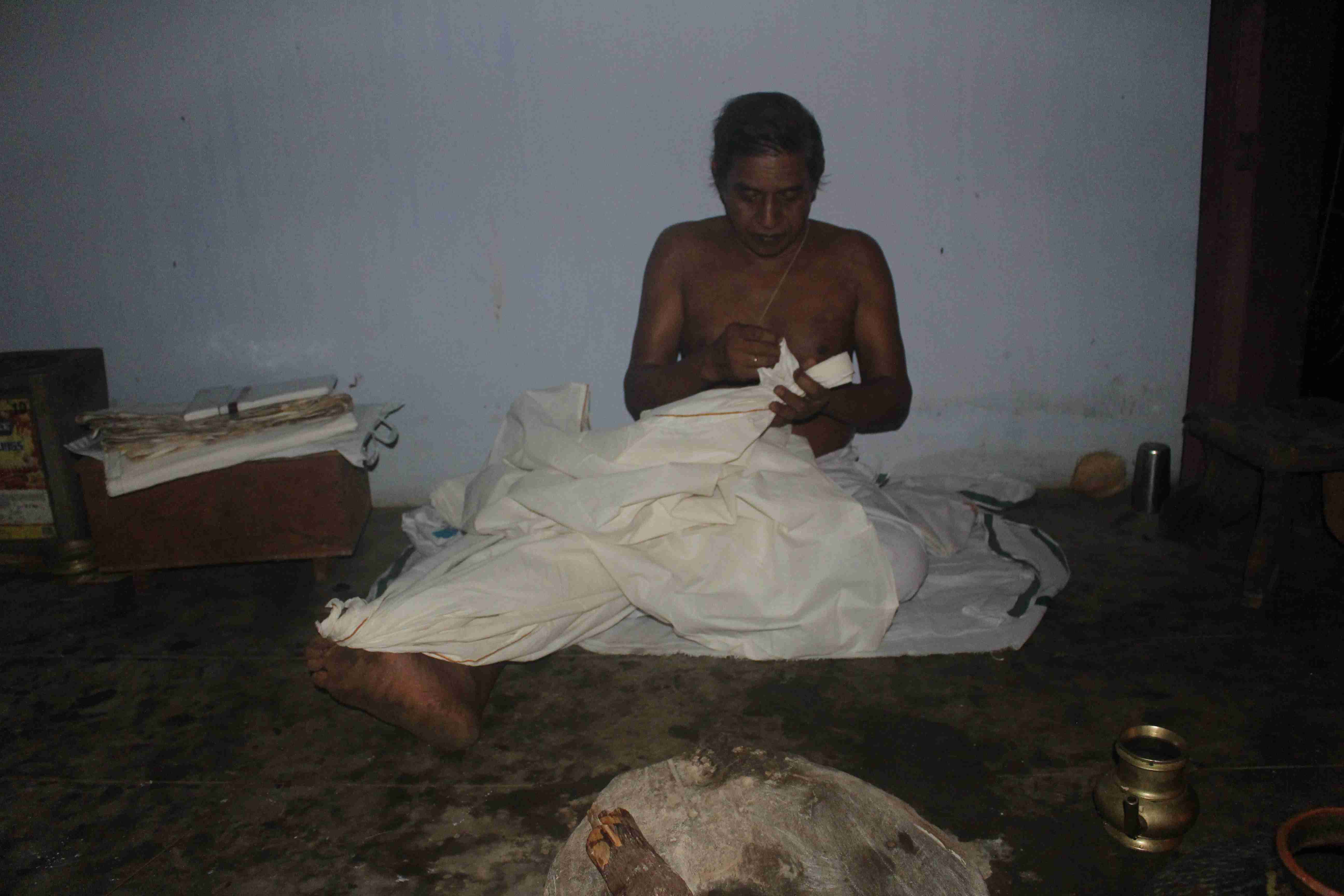 Kalamezhuthu Pattu: Rituals and Performance | Sahapedia