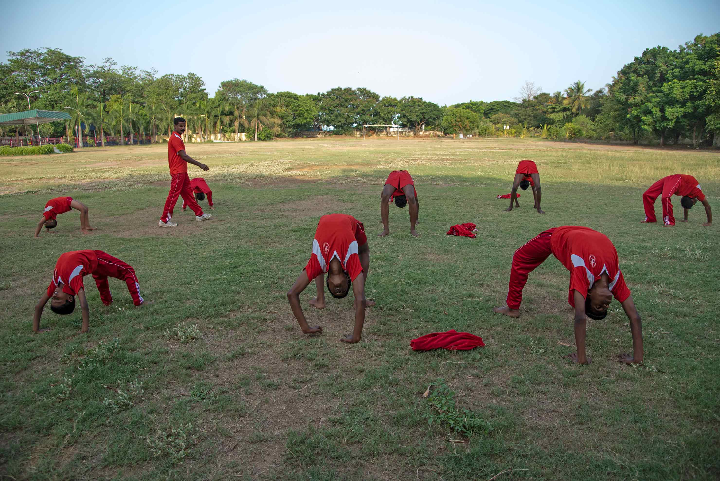 Wrestling the Pole: The Art of Mallakhamb Training | Sahapedia