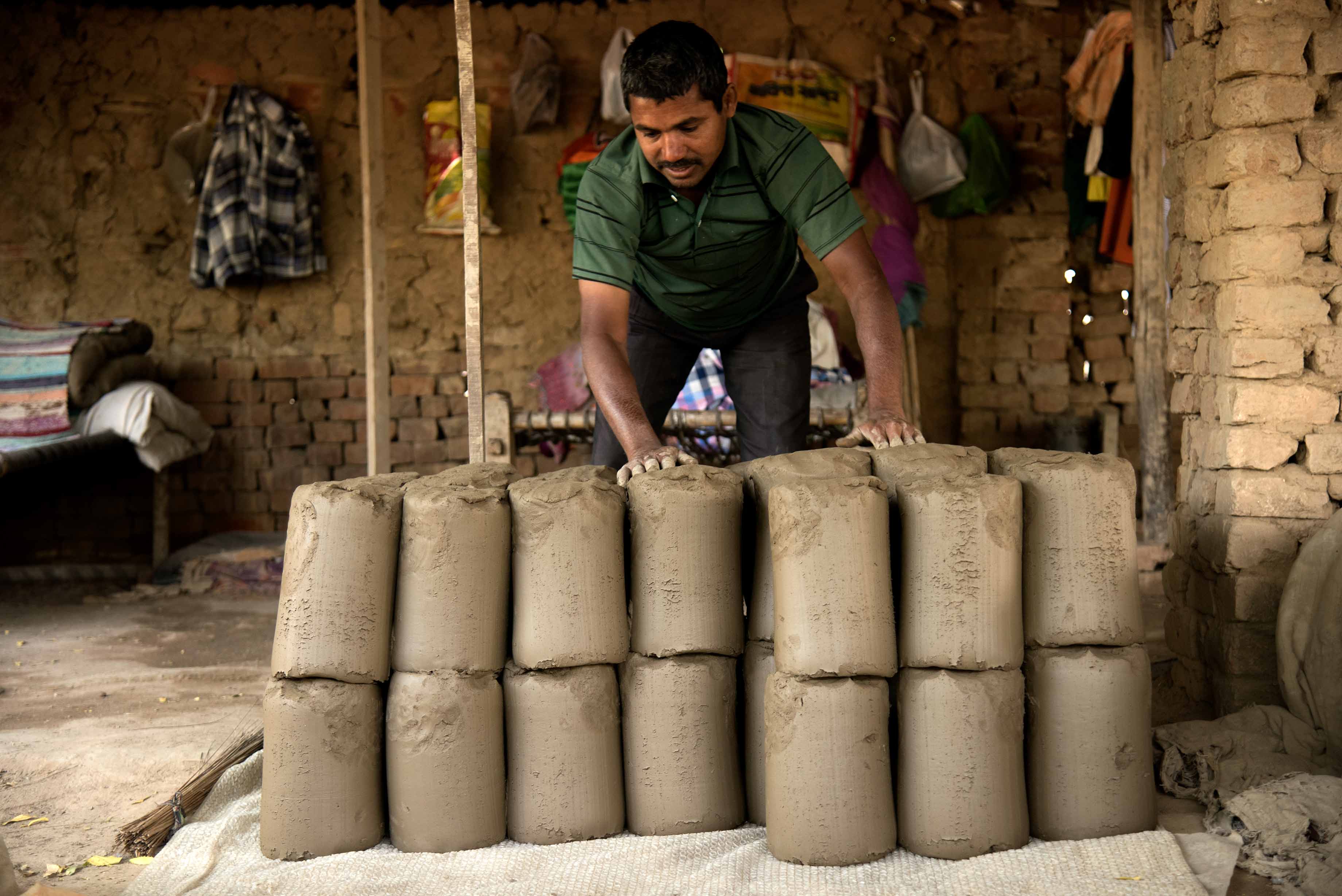 Descendants of Prajapati: The Kumhar Community of Potters | Sahapedia