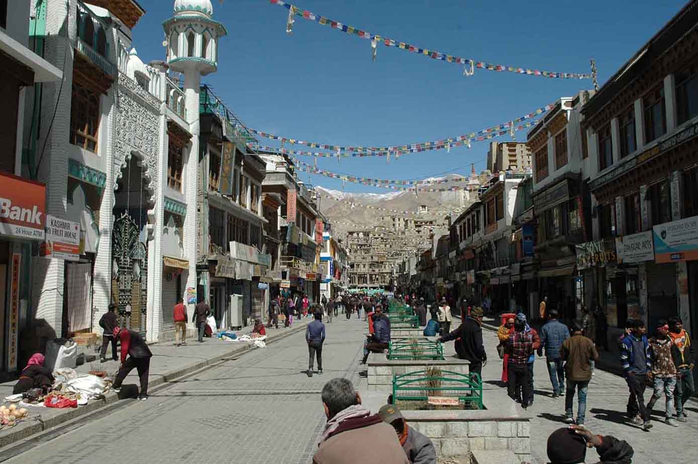 The Changing Face of Old Town Leh and the Bazaar | Sahapedia