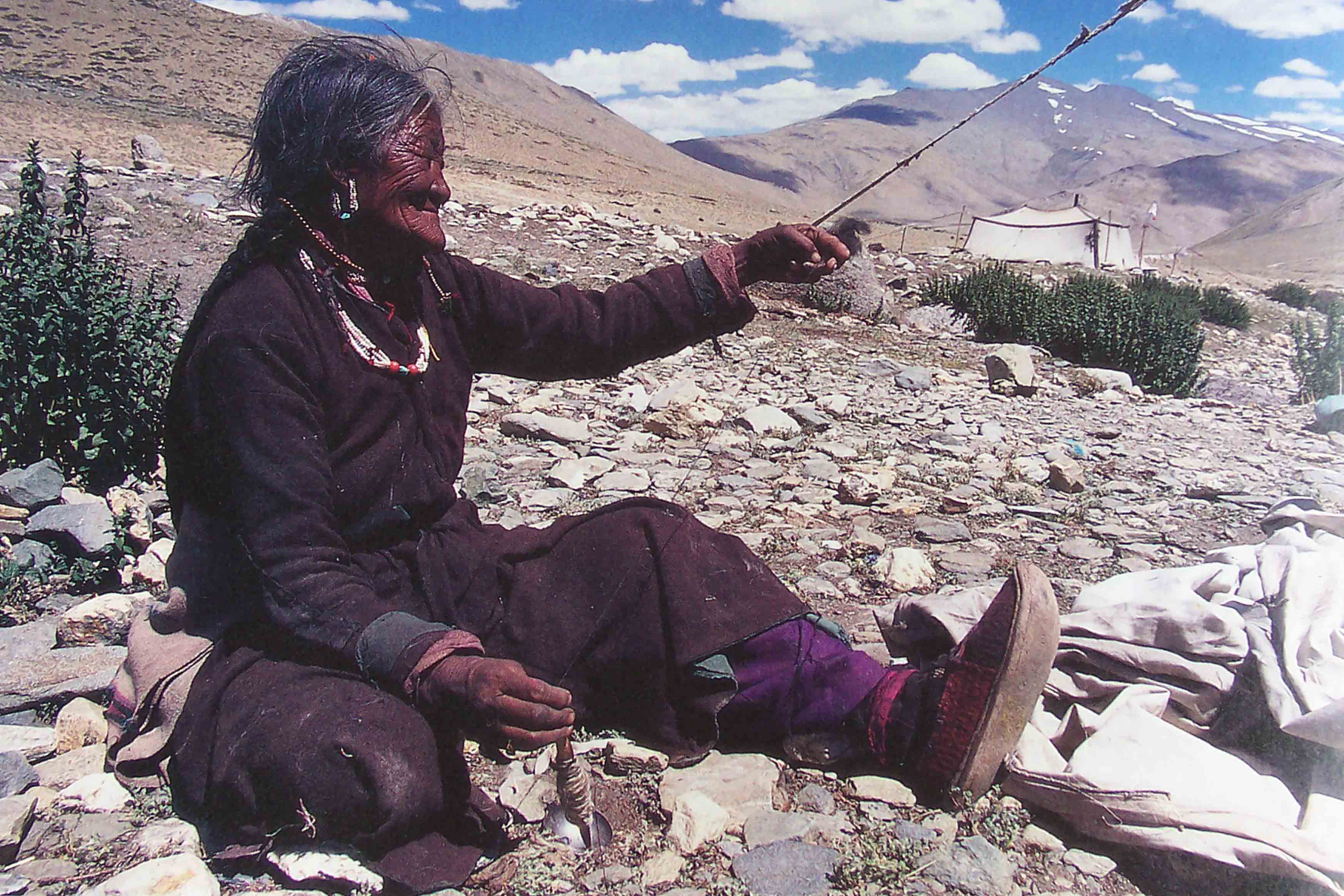 Textile Production among the Nomadic Pastoralists of Ladakh | Sahapedia