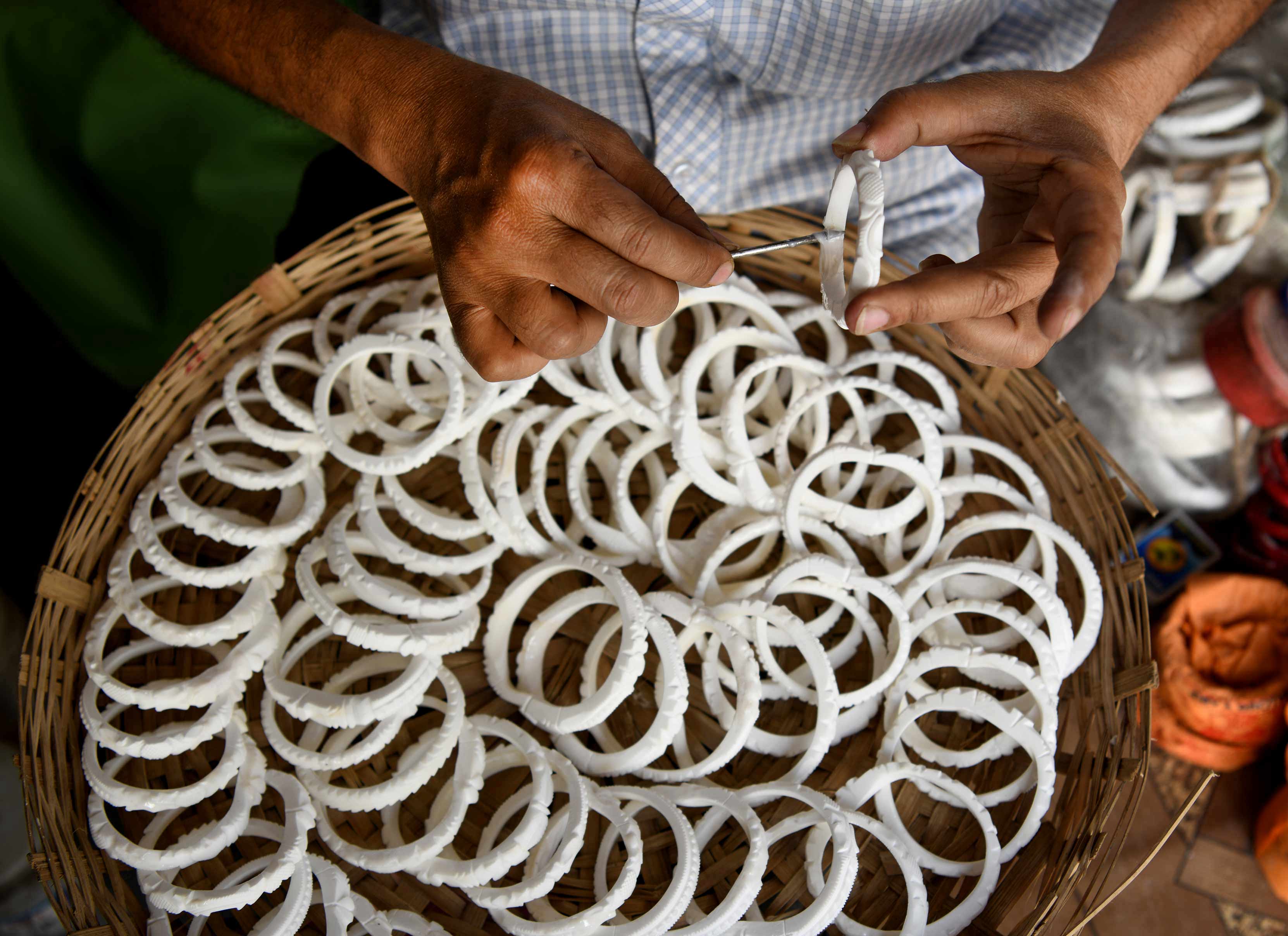 Crafting Conches: Sankhari Community of Bagbazar and Barrackpore ...