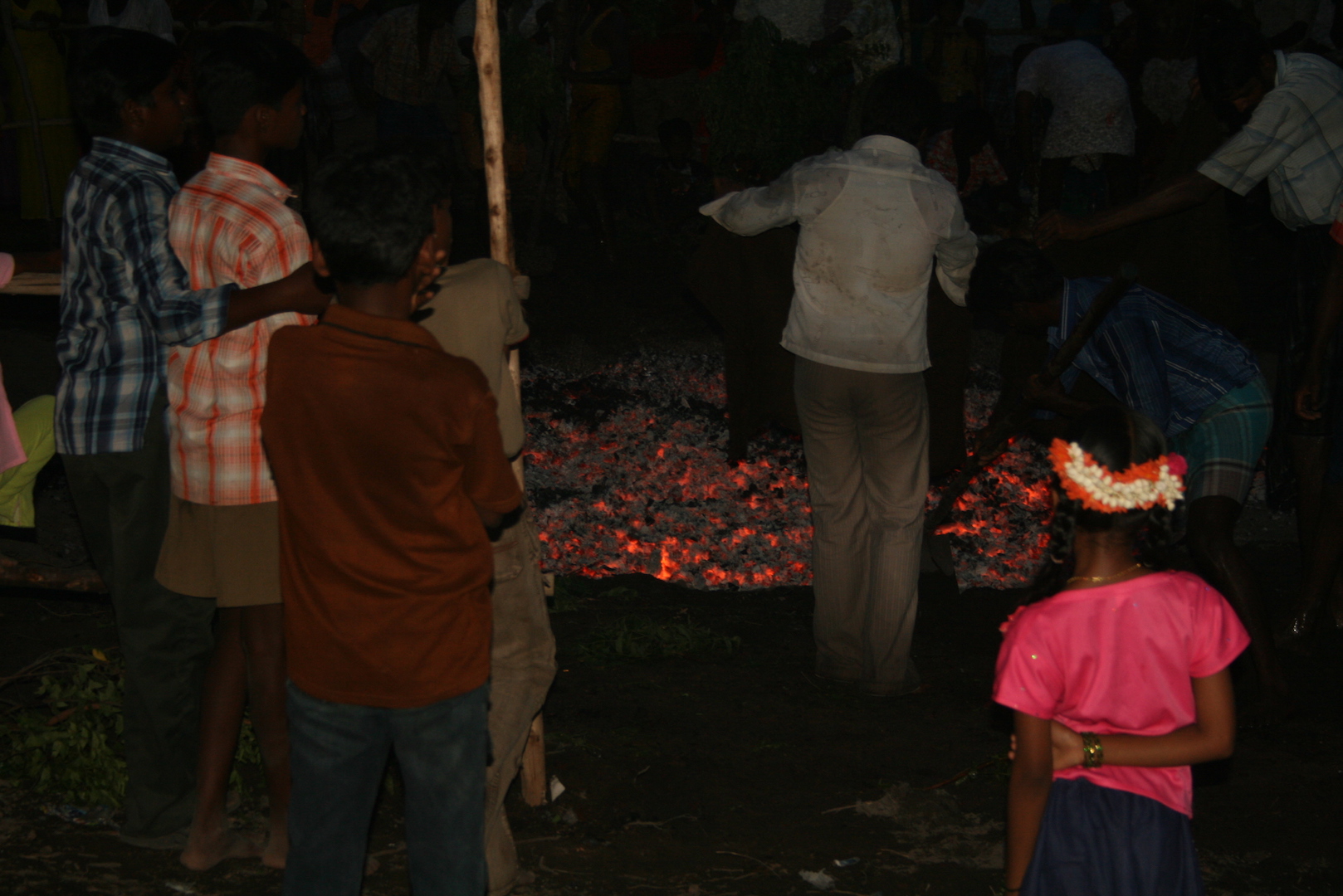 Bharathakoothu XI: Fire Walking | Sahapedia