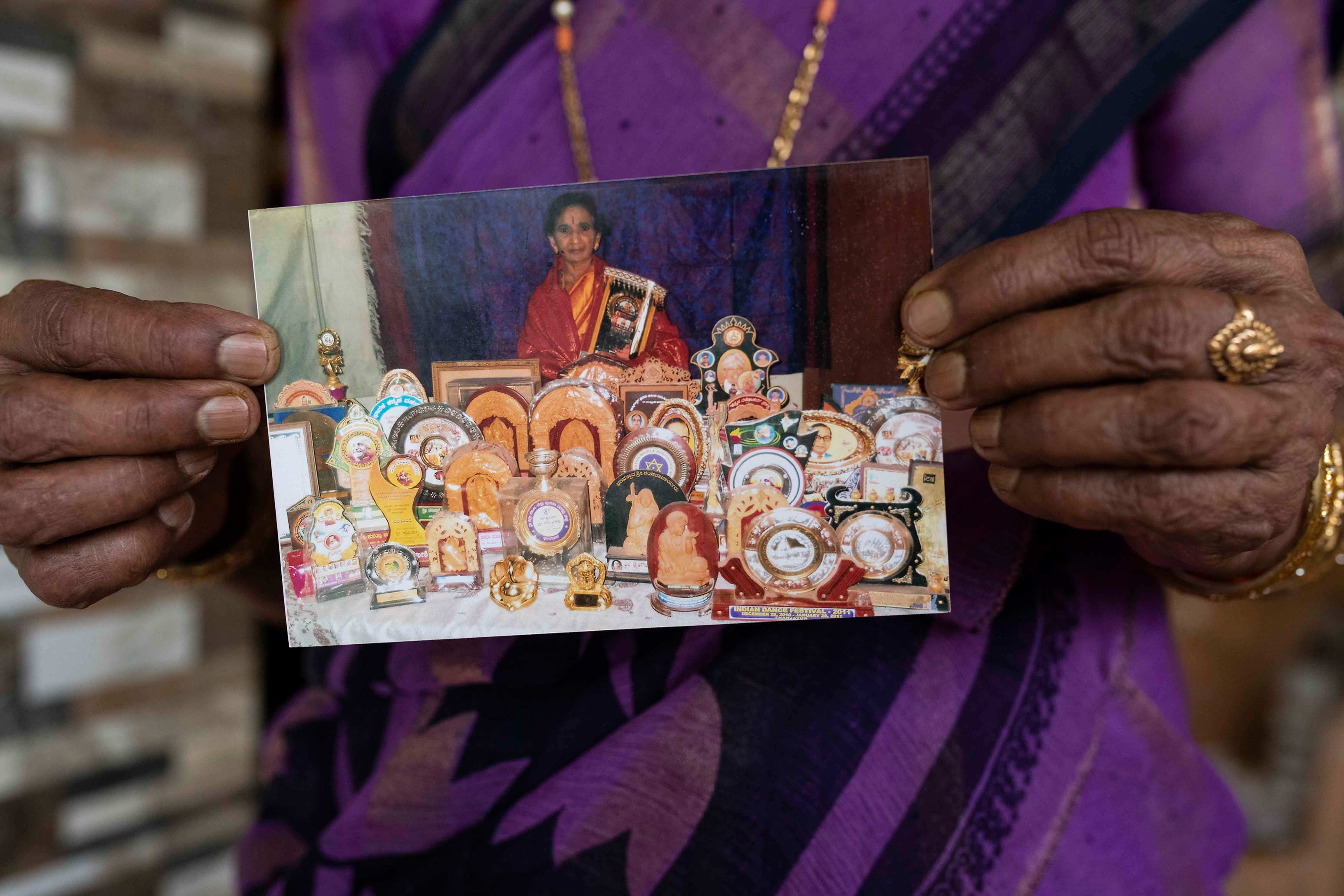 Sri Choodamani Ramachandra: Pioneer of Mahila Dollu Kunitha | Sahapedia