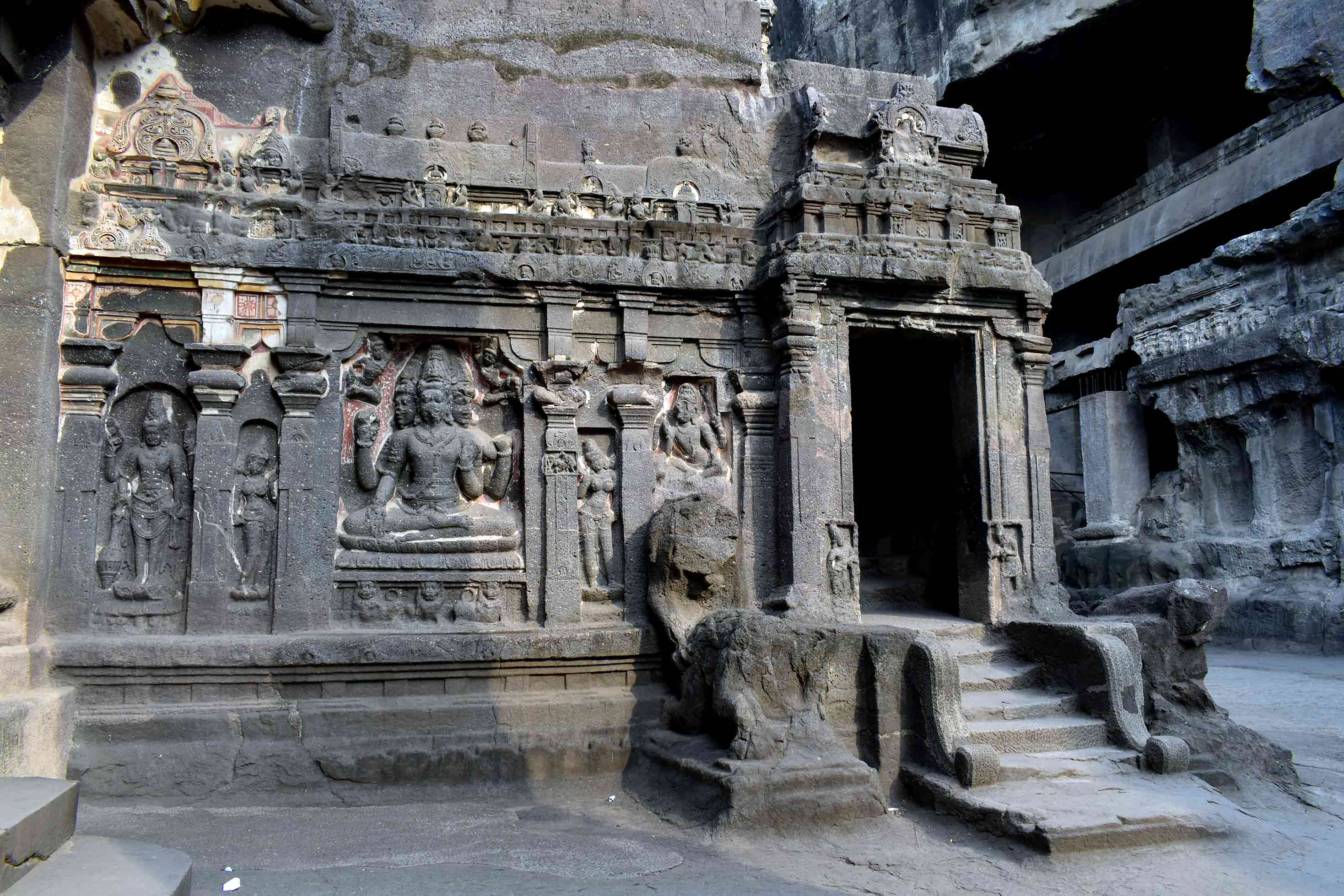 Kailash Temple, Ellora: Architectural Elements and Shiva Sculptures ...
