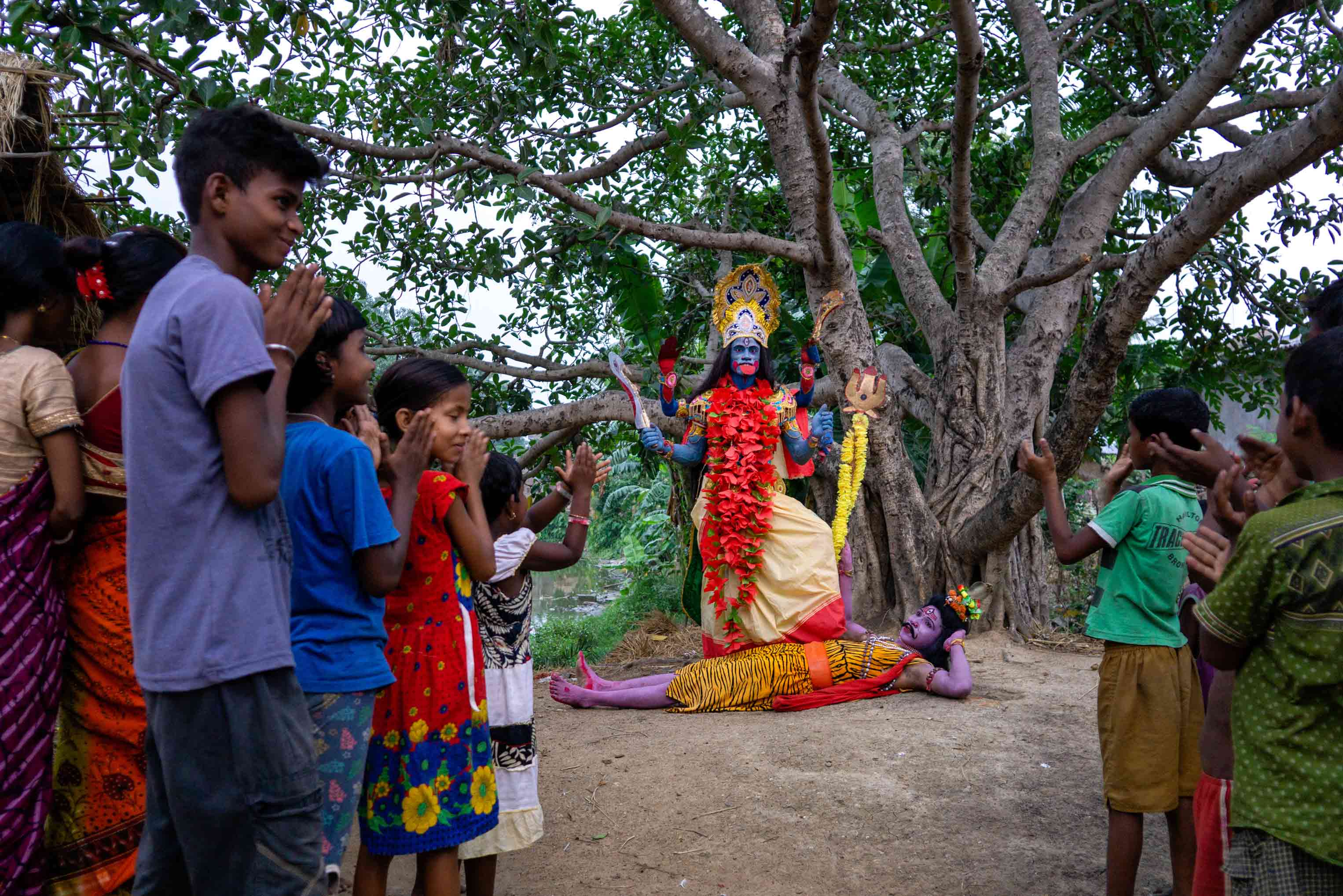 Shapeshifters: The Bediya Bahurupis of Birbhum | Sahapedia