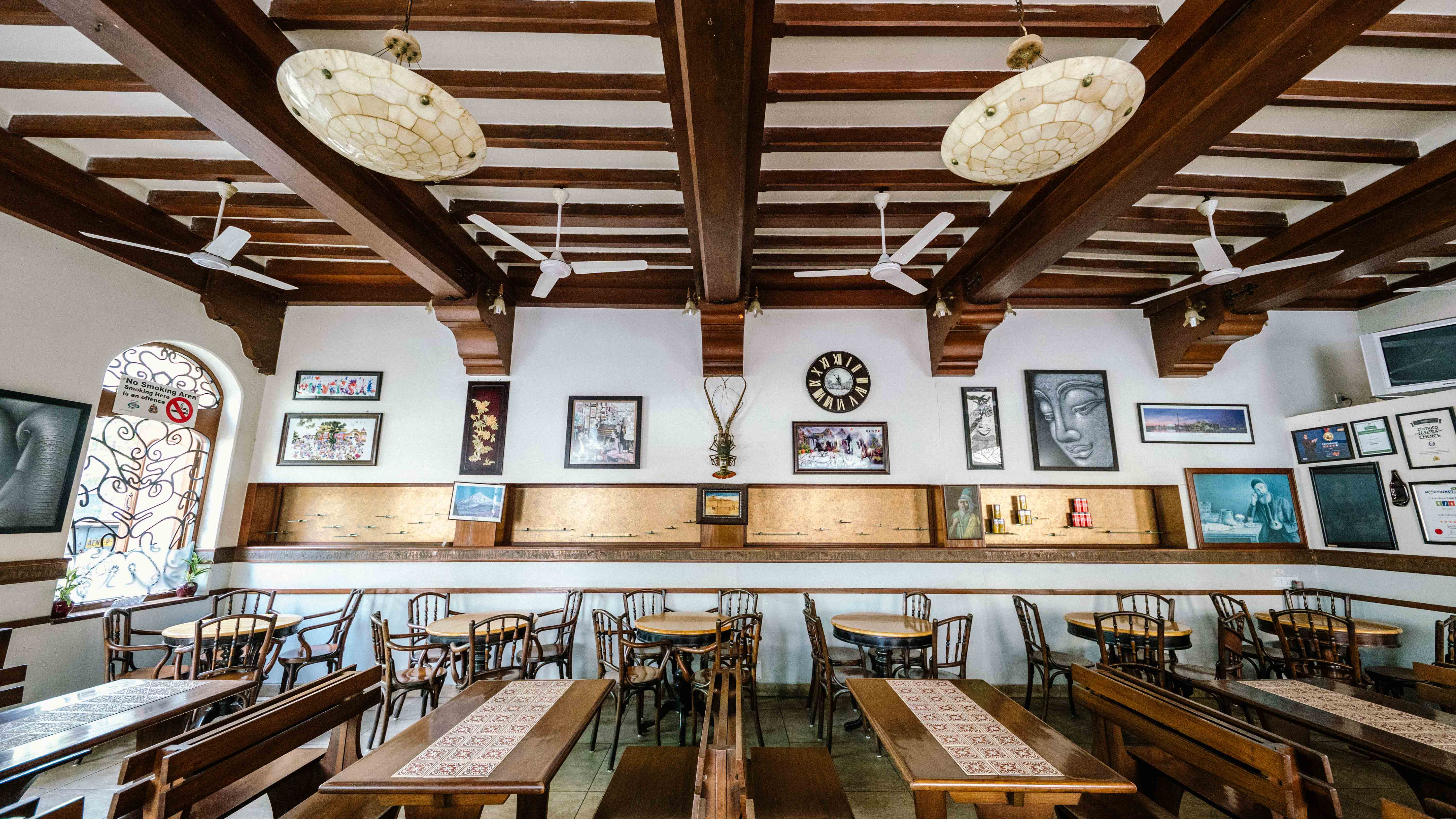 Maska Bun and Migration: Irani Cafes of Bombay | Sahapedia