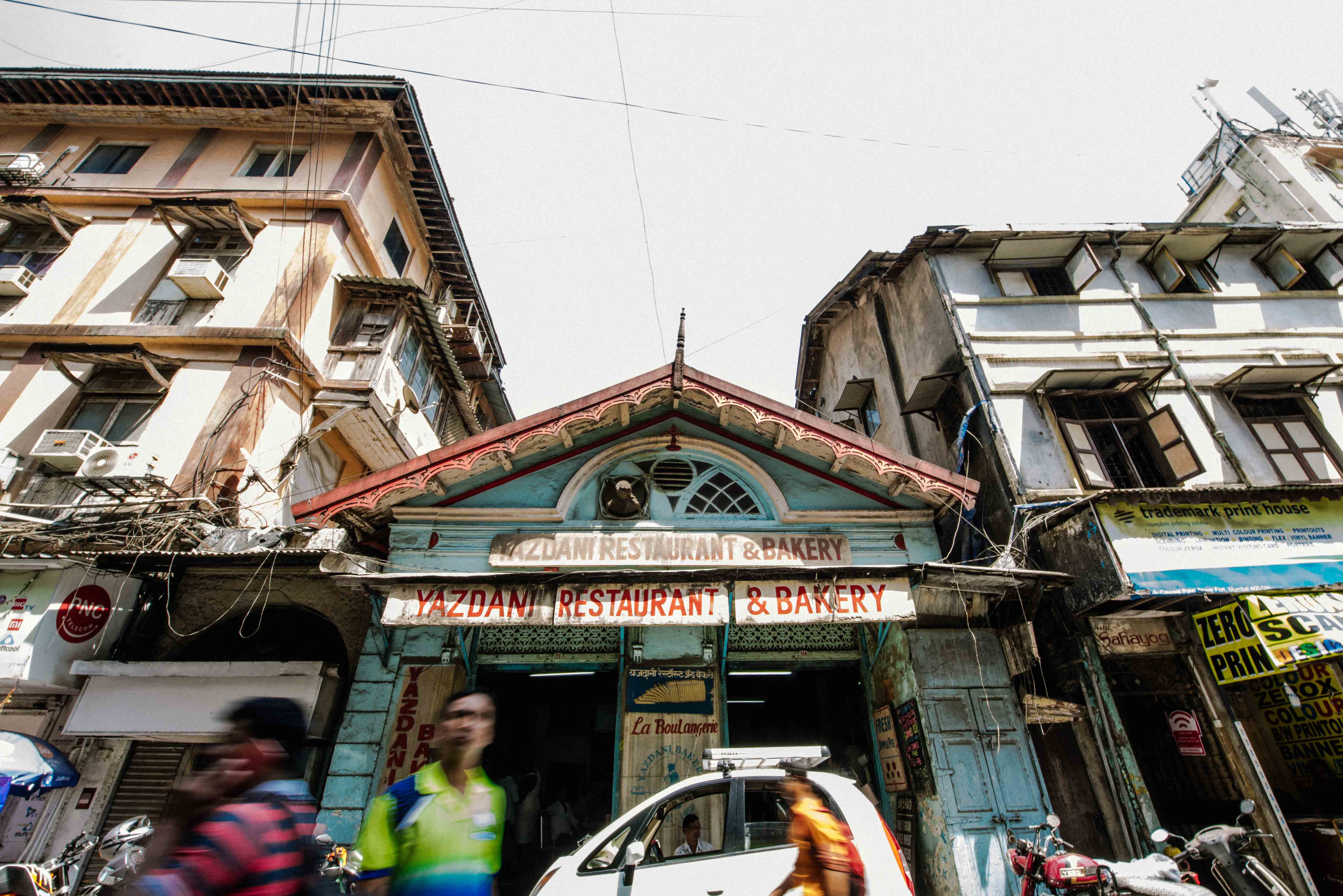 Maska Bun and Migration: Irani Cafes of Bombay | Sahapedia