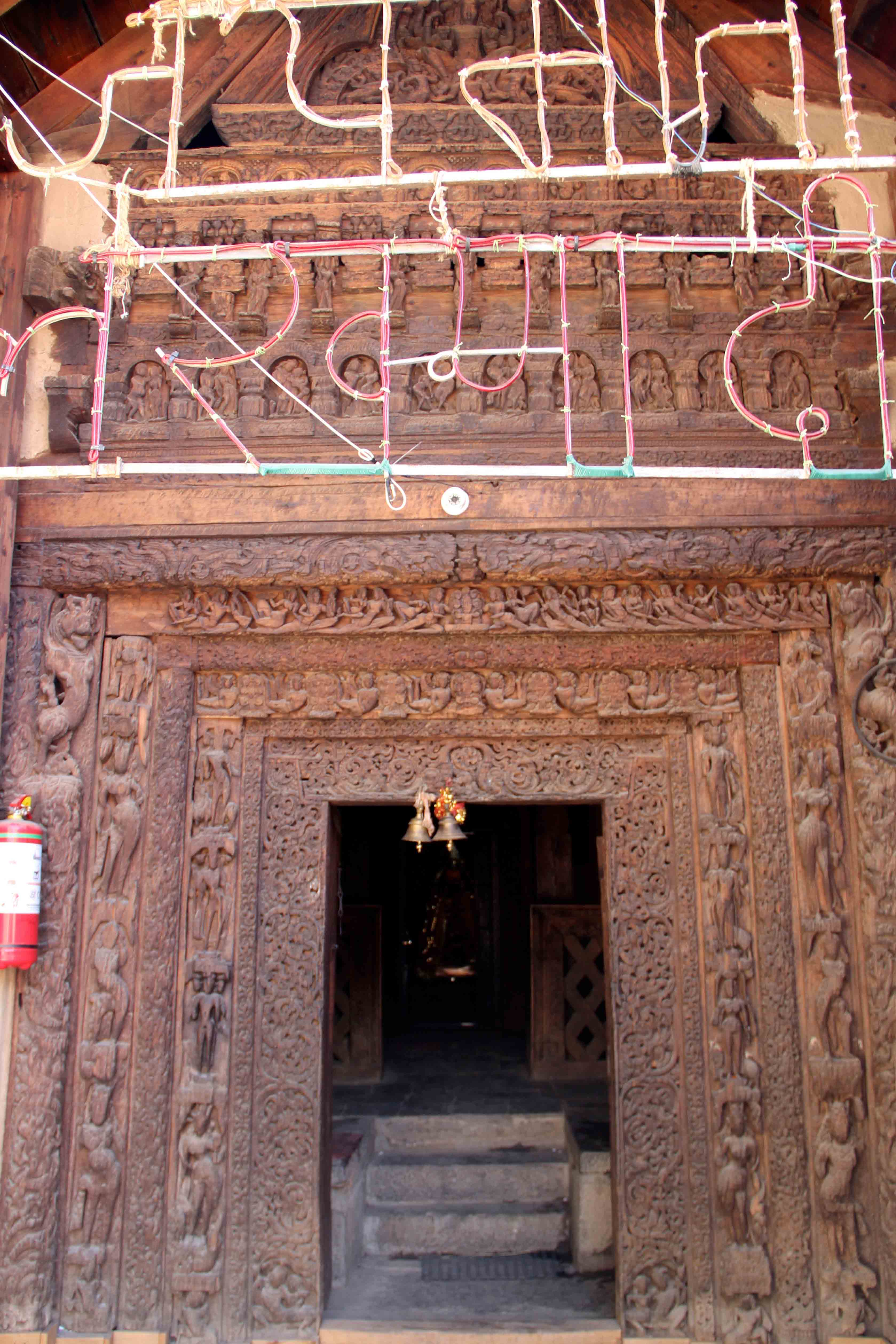 Glimpses of Woodcarving, Himachal | Sahapedia