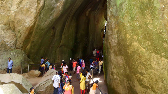 Glancing at the Edakkal Caves in Wayanad | Sahapedia