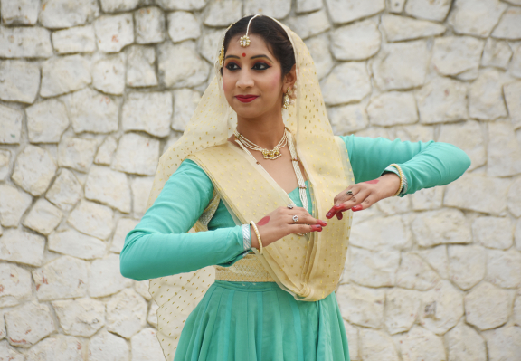 Kathak: Postures, Costumes and Mudras | Sahapedia