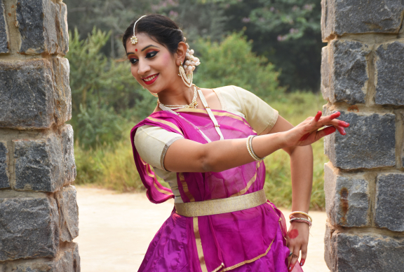 Kathak: Postures, Costumes and Mudras | Sahapedia