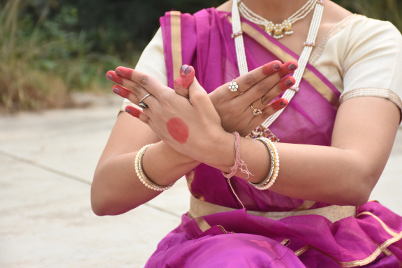 Kathak: Postures, Costumes and Mudras | Sahapedia