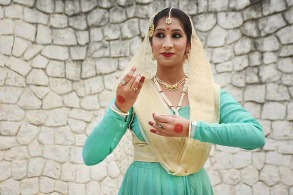 Kathak: Postures, Costumes and Mudras | Sahapedia