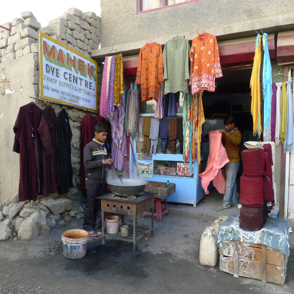 A Study of Dress in Ladakh through Photographs from the Nineteenth ...