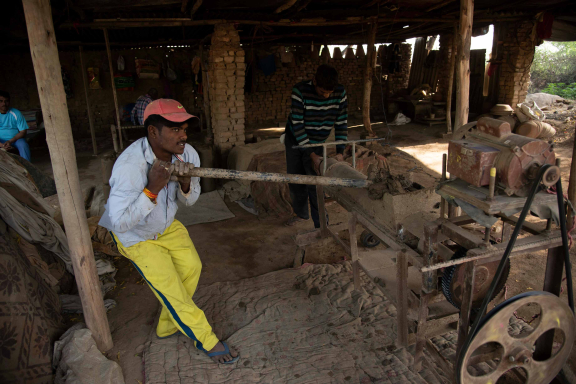 Descendants of Prajapati: The Kumhar Community of Potters | Sahapedia