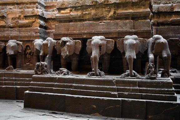 Kailash Temple, Ellora: Architectural Elements and Shiva Sculptures ...